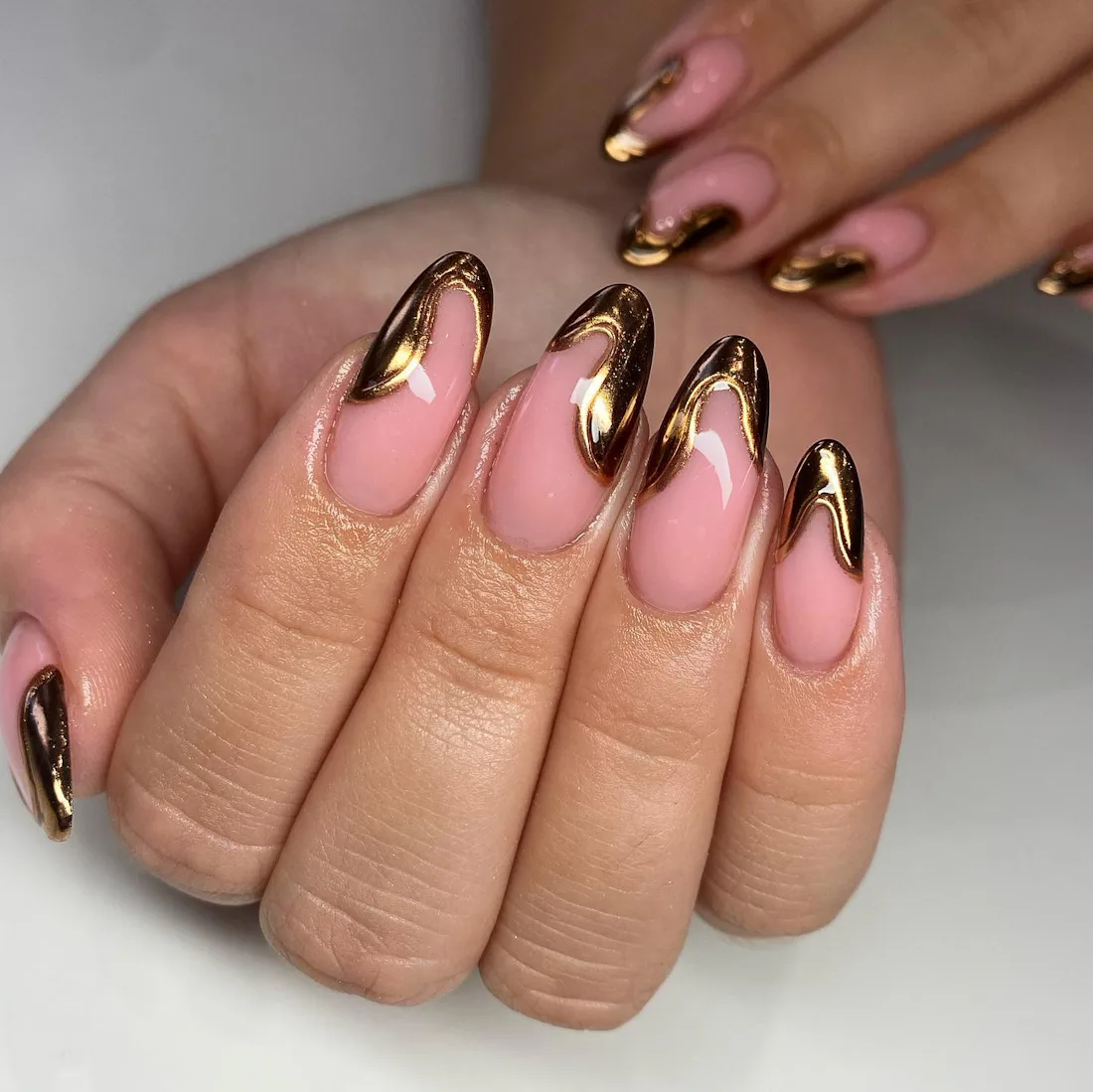 “Moscow Mule” Nails Are Fall’s Chicest Mani Trend