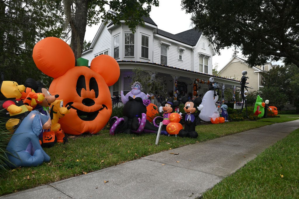 33 Halloween Towns Every Halloween Lover Should Put On Their Bucket List