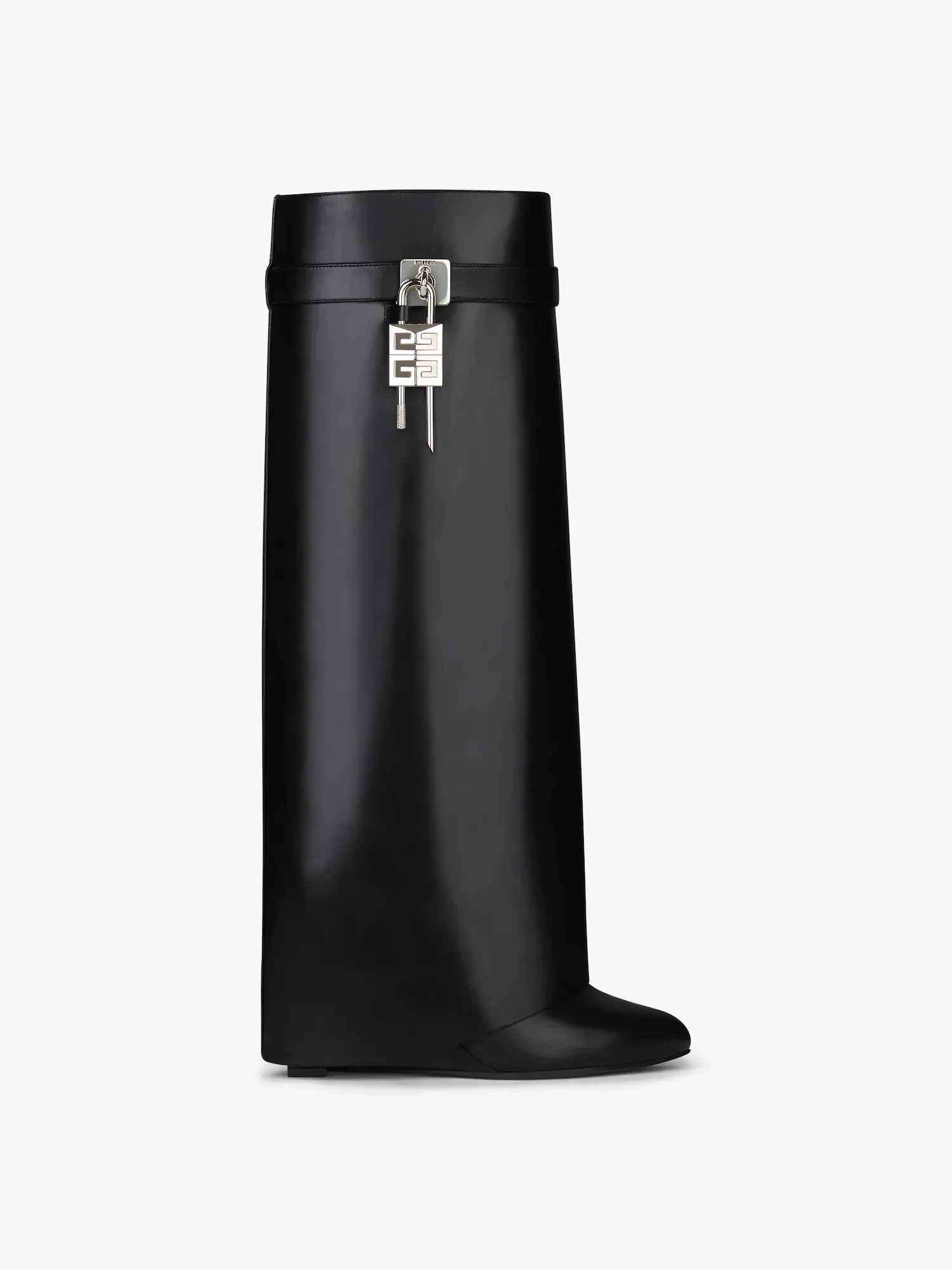 The Foldover Boot Trend Is Just Getting Started