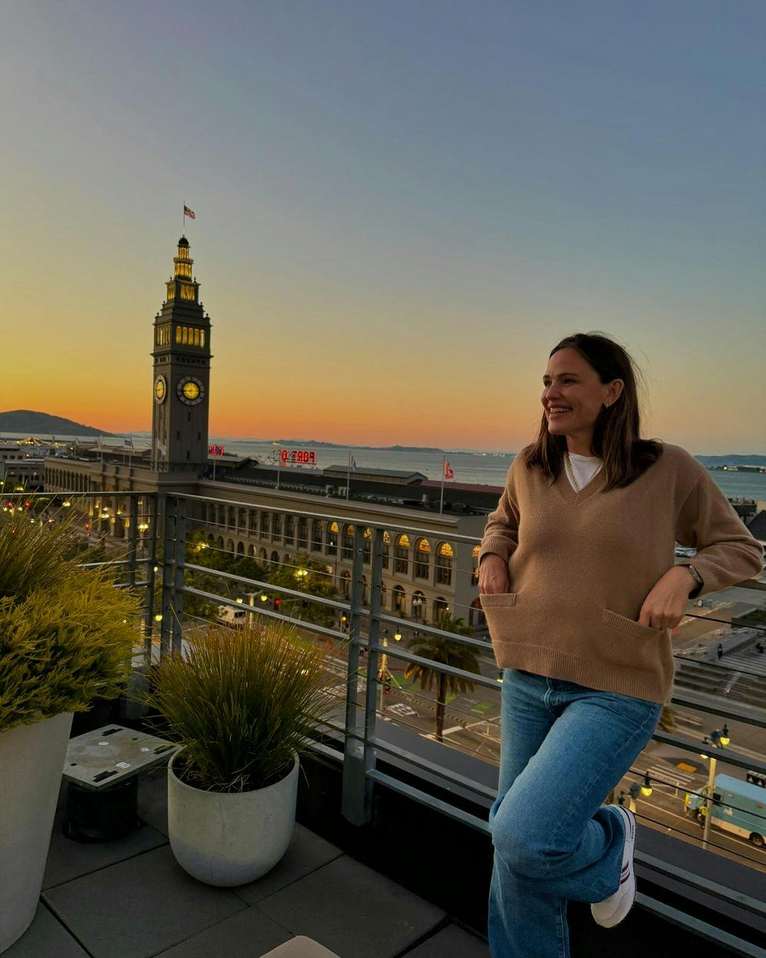 Jennifer Garner's Sun Care Routine Is In Effect All Year Round