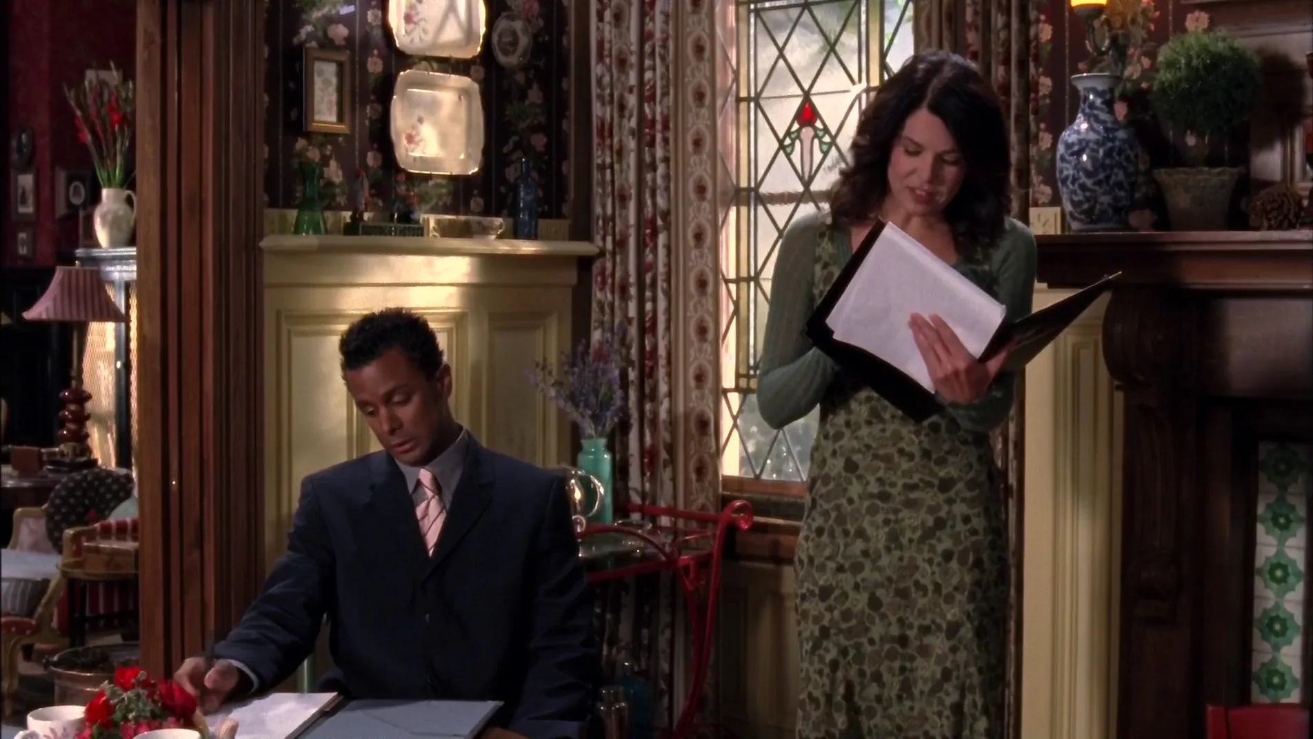 How Much It Costs To Be Lorelai From 'Gilmore Girls' For 1 Day