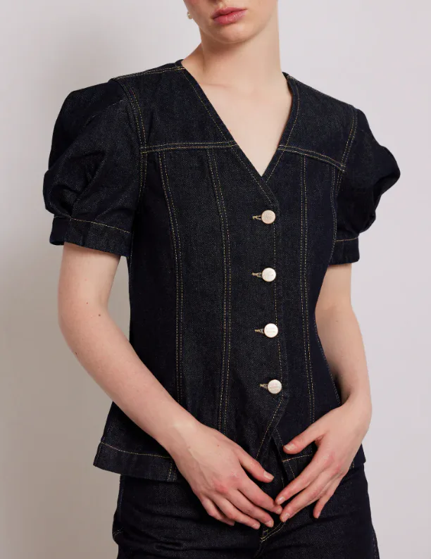 The Dark Denim Trend Is Spearheading My Winter Wardrobe