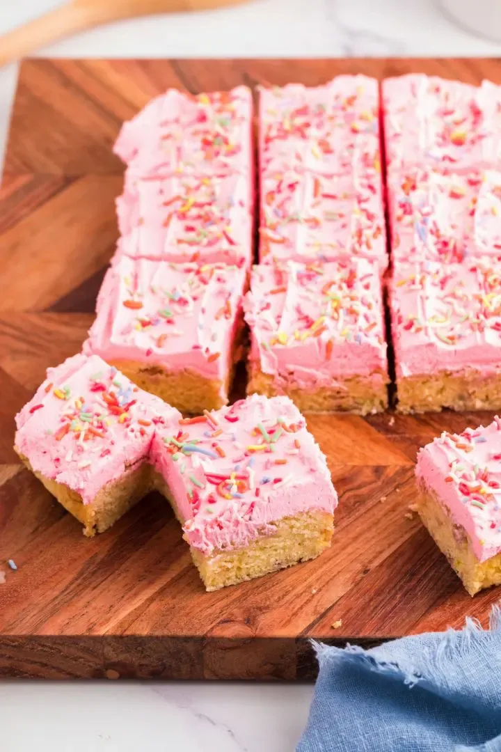 15 Valentine's Day Classroom Snack Ideas & Recipes, If You're On Party Duty