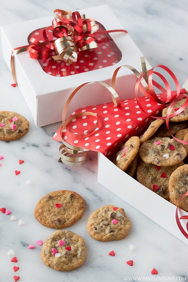 15 Valentine's Day Classroom Snack Ideas & Recipes, If You're On Party Duty