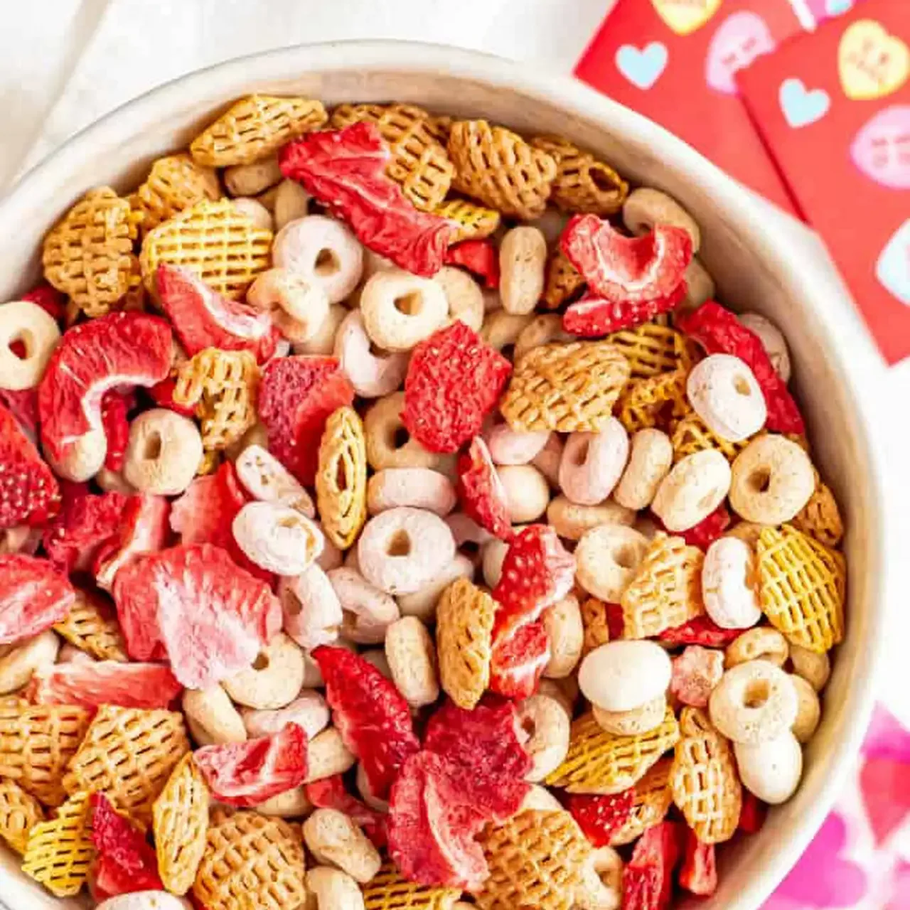 15 Valentine's Day Classroom Snack Ideas & Recipes, If You're On Party Duty