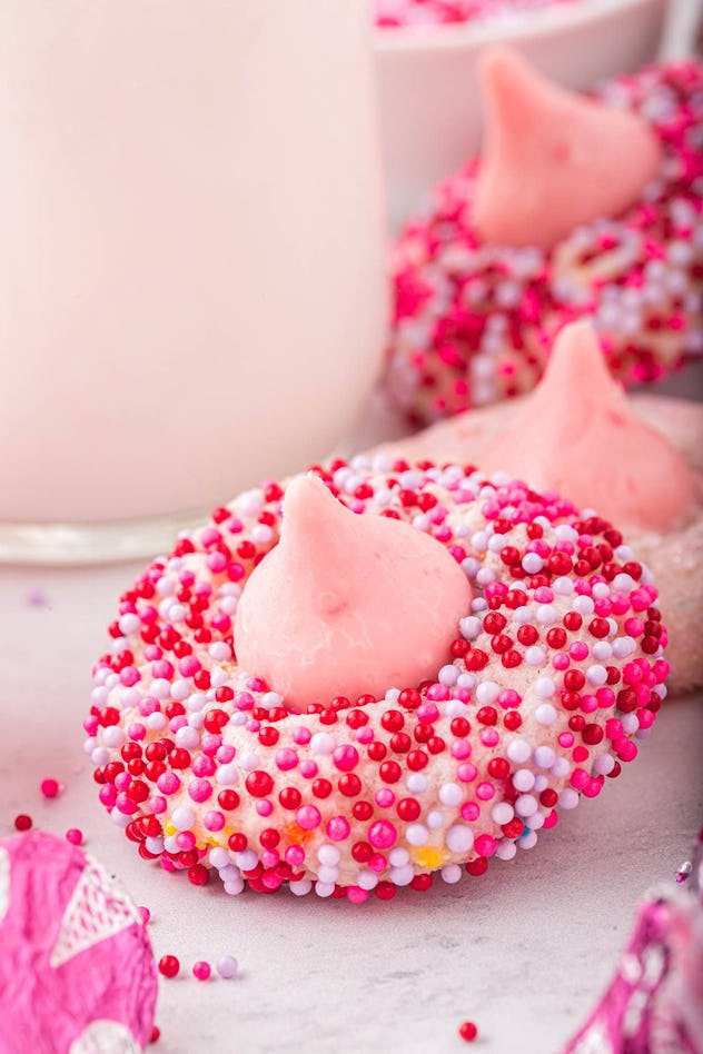14 Easy Valentine's Day Cookie Recipes From Pink & Red To Heart-Shaped ...