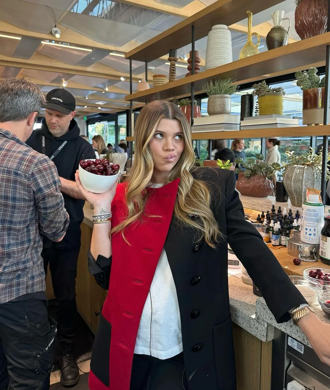 I Tried Sofia Richie's Sweet Cherry Erewhon Smoothie & It's Luxe