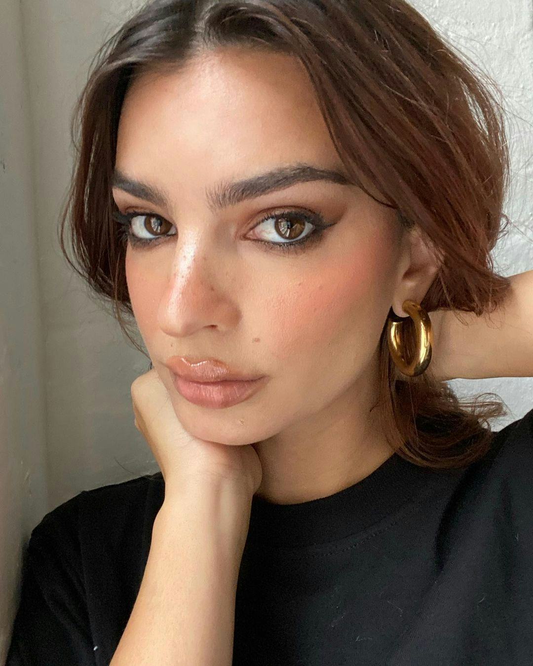 Emily Ratajkowski Shares Her Entire Beauty Routine