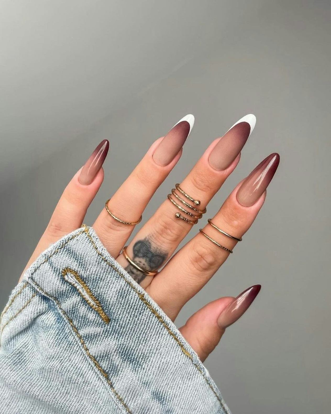 14 Grunge Nail Ideas That Serve Major ’90s Vibes