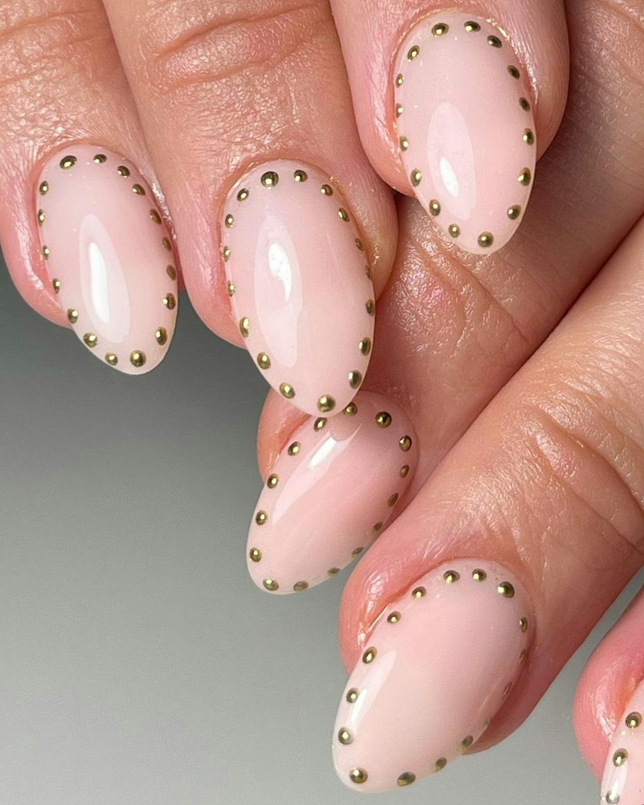 13 Gold Chrome Nail Designs That Are *So* Main Character-Coded