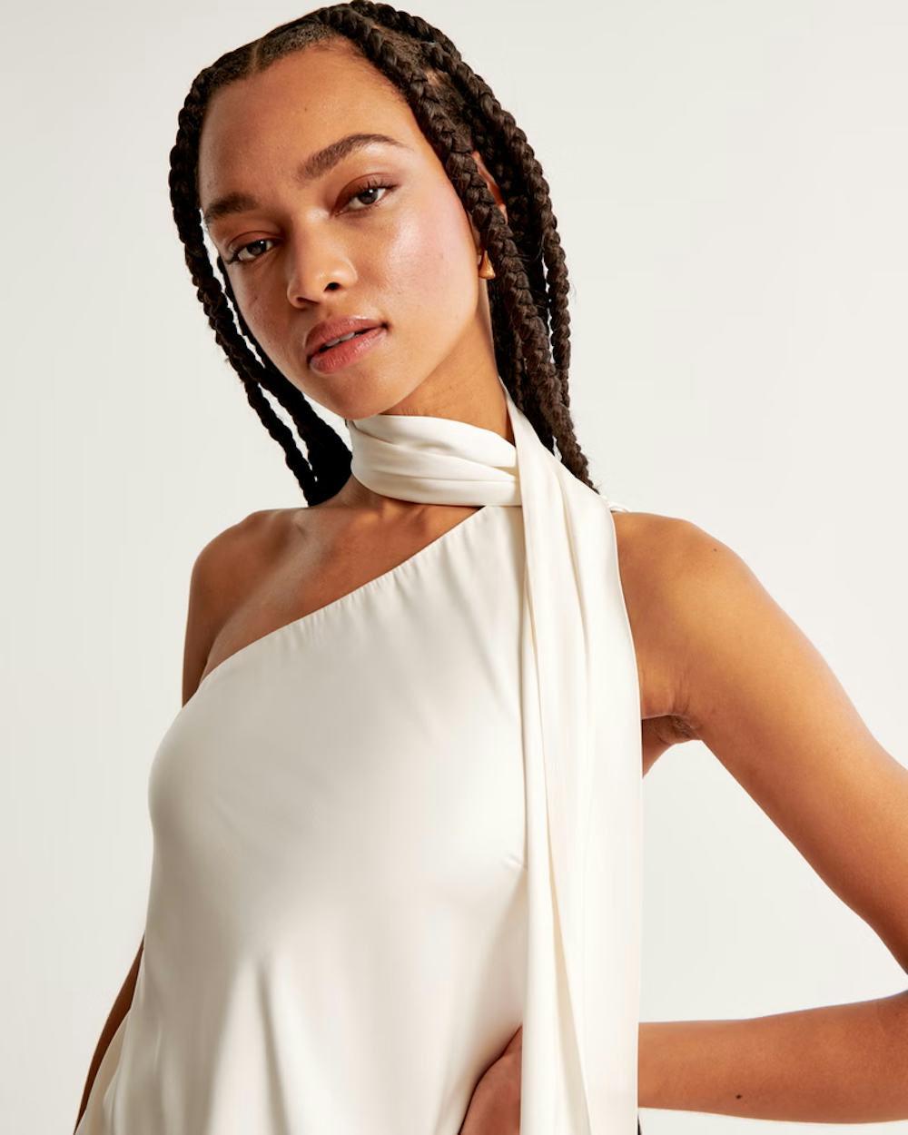 Skinny Scarf Trend Spring 2024