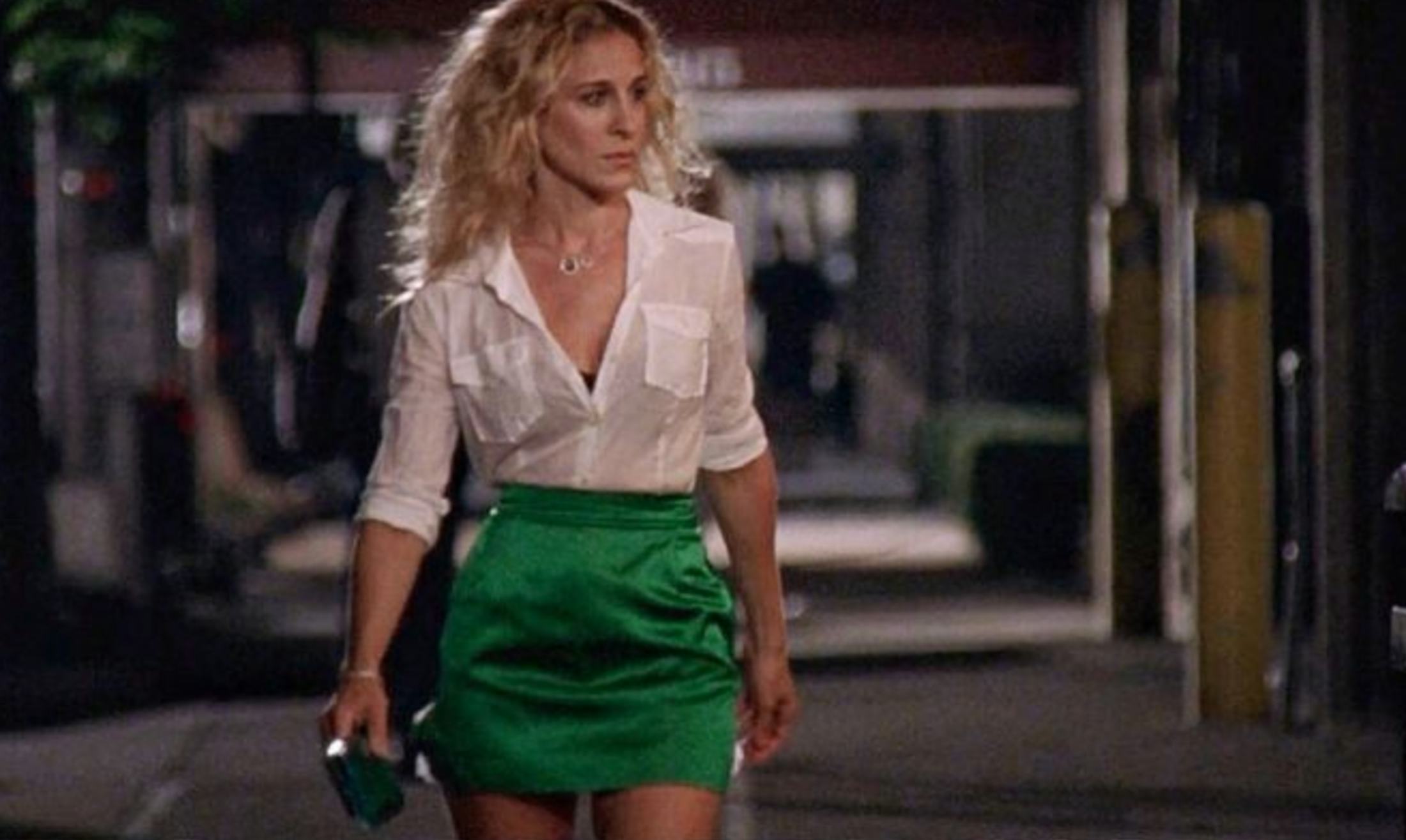 Zendaya Just Recreated Carrie Bradshaw's Most Chaotic Outfit