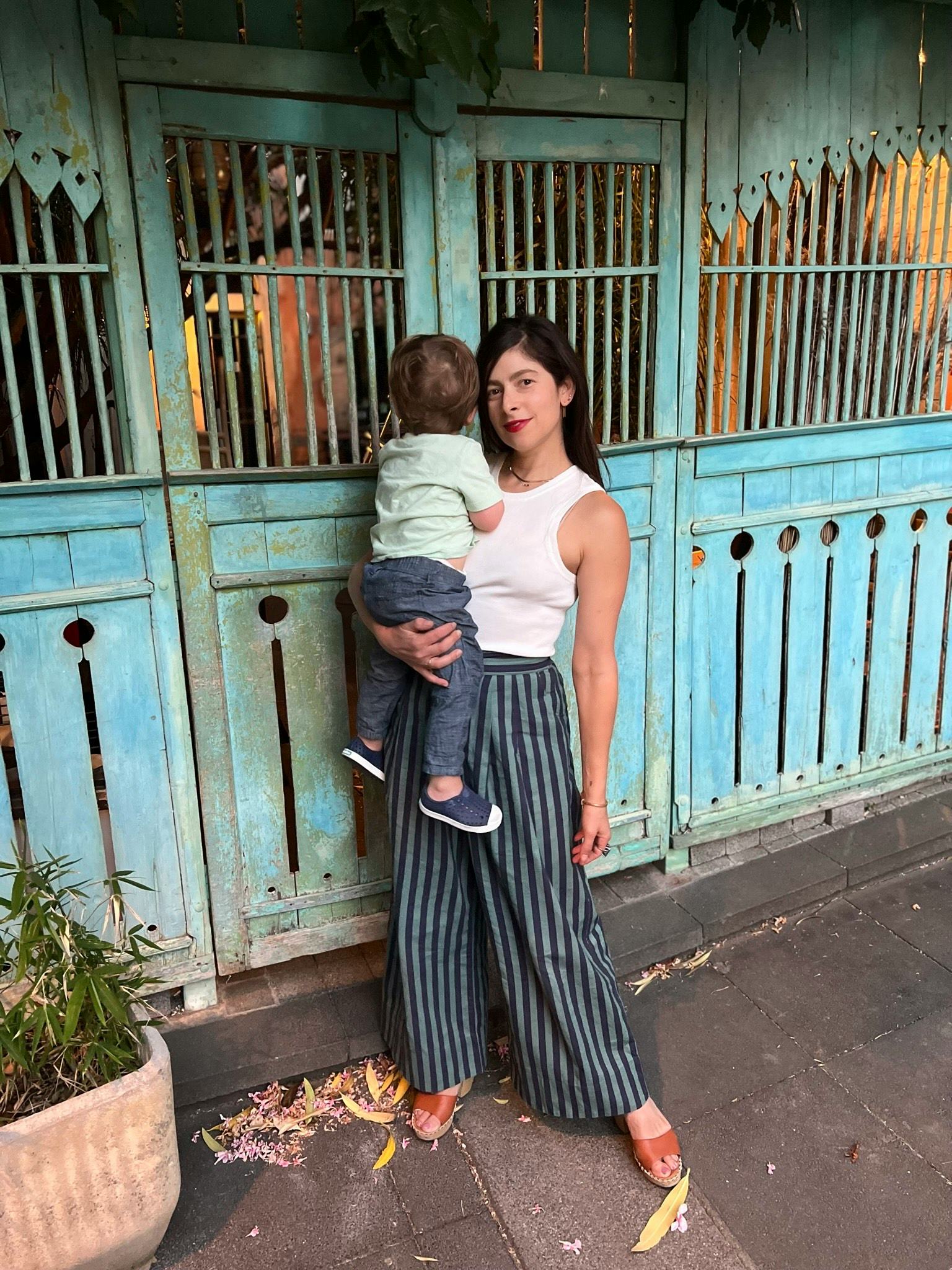 Publicist Erin Allweiss' Provence Vacation Wardrobe Consists Of Only ...