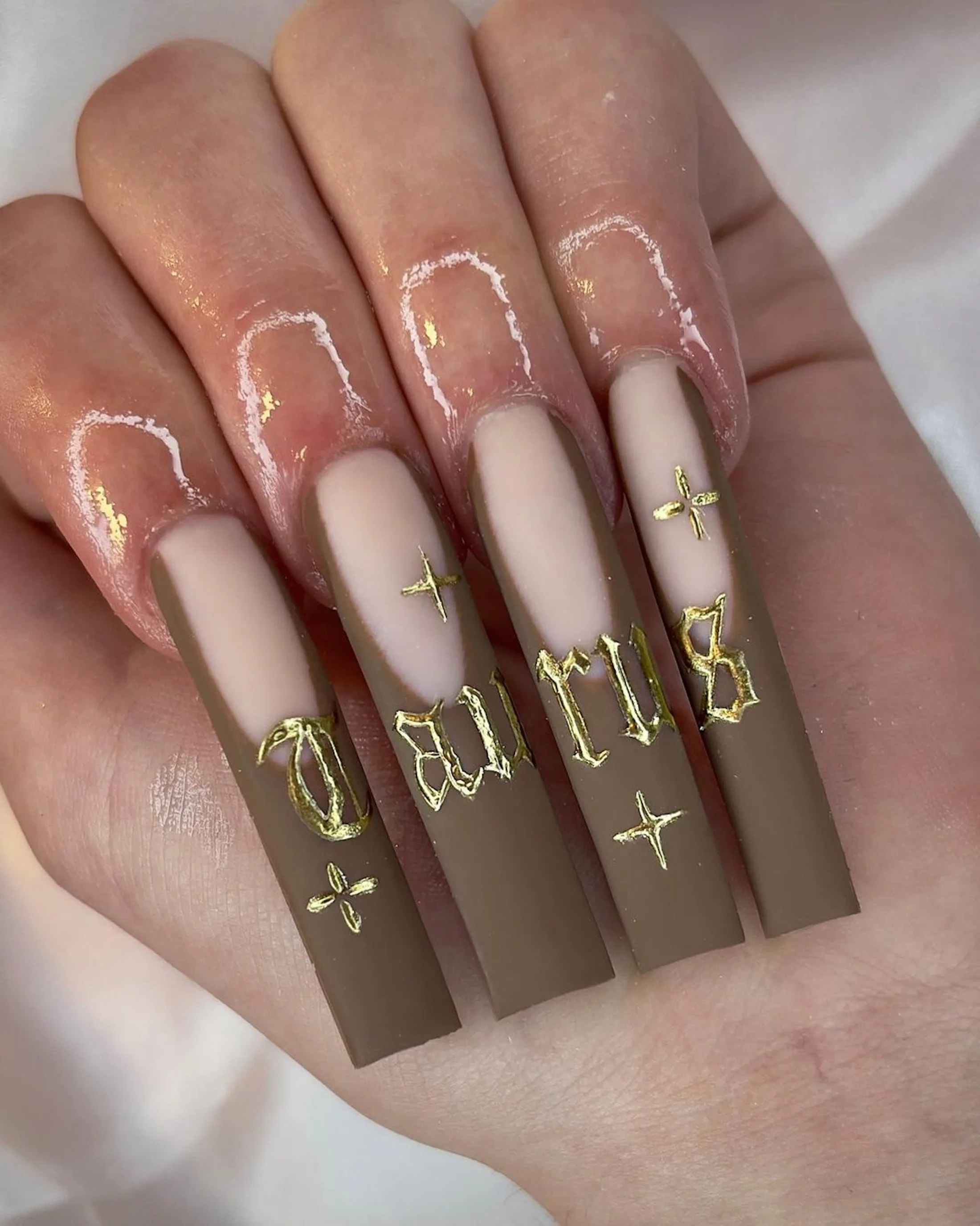 12 Earthy & Luxe Nail Art Designs For Taurus Season 2024