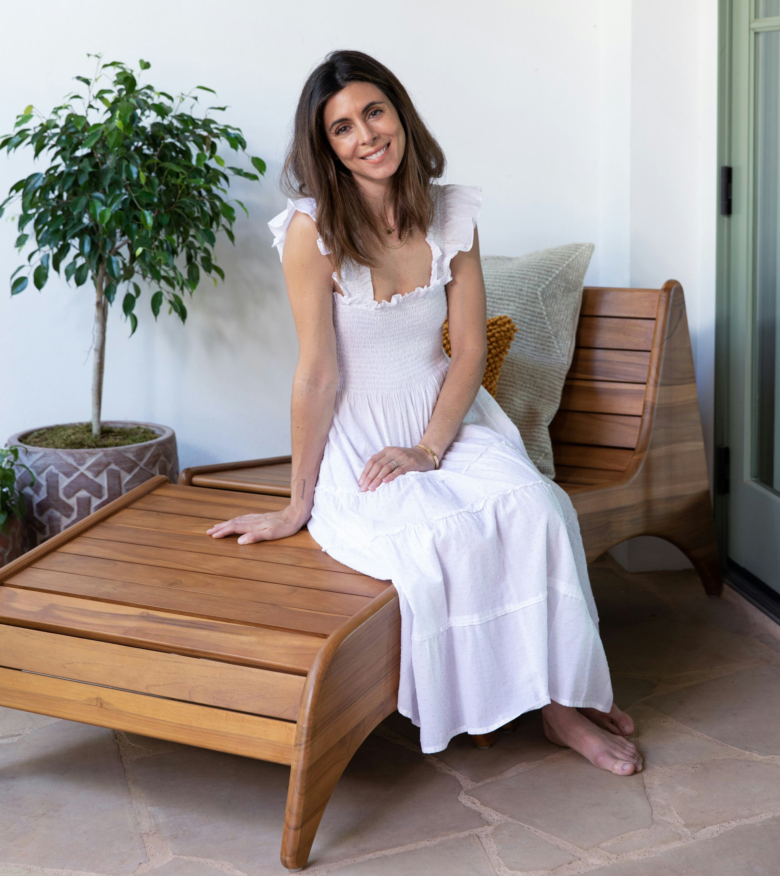 Jamie-Lynn Sigler Gets Real About Mom Guilt, MS, & More