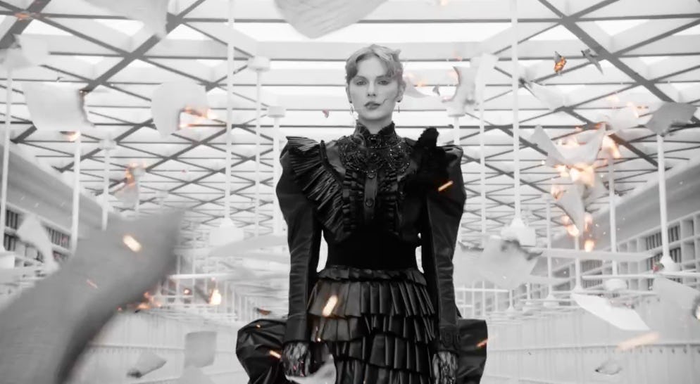 Taylor Swift's Skinny Brows Are More Than Just A Retro Motif