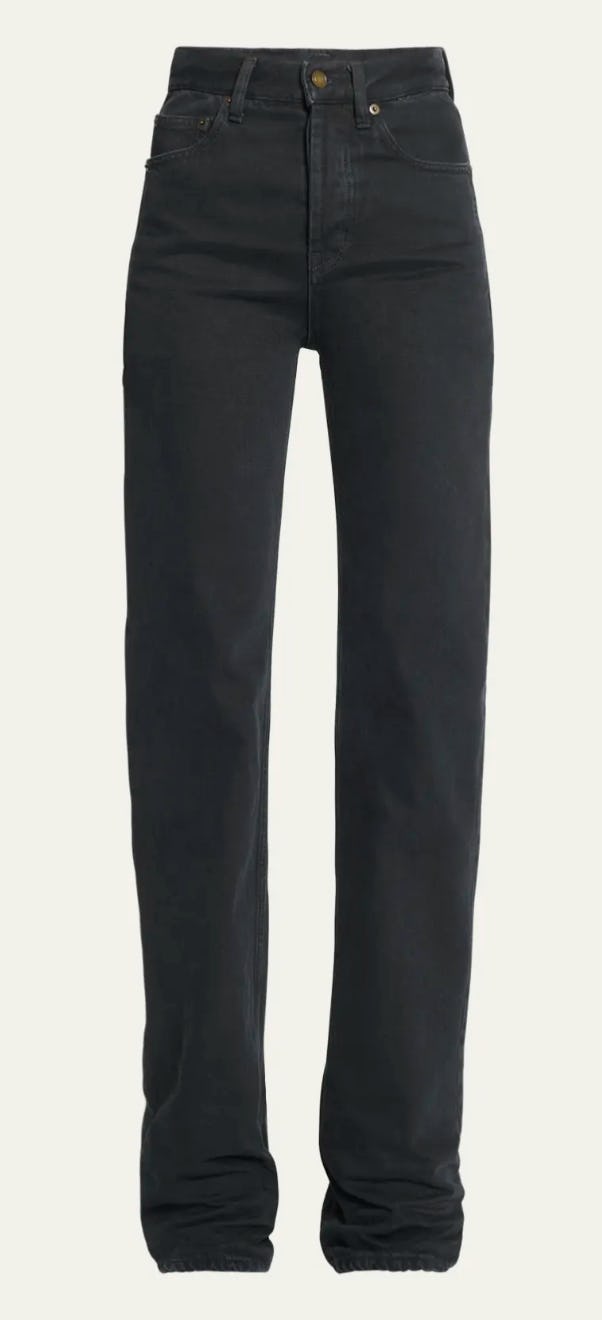 Lila Moss’ Layered Street Style Look Seems Inspired By Her Mom, Kate