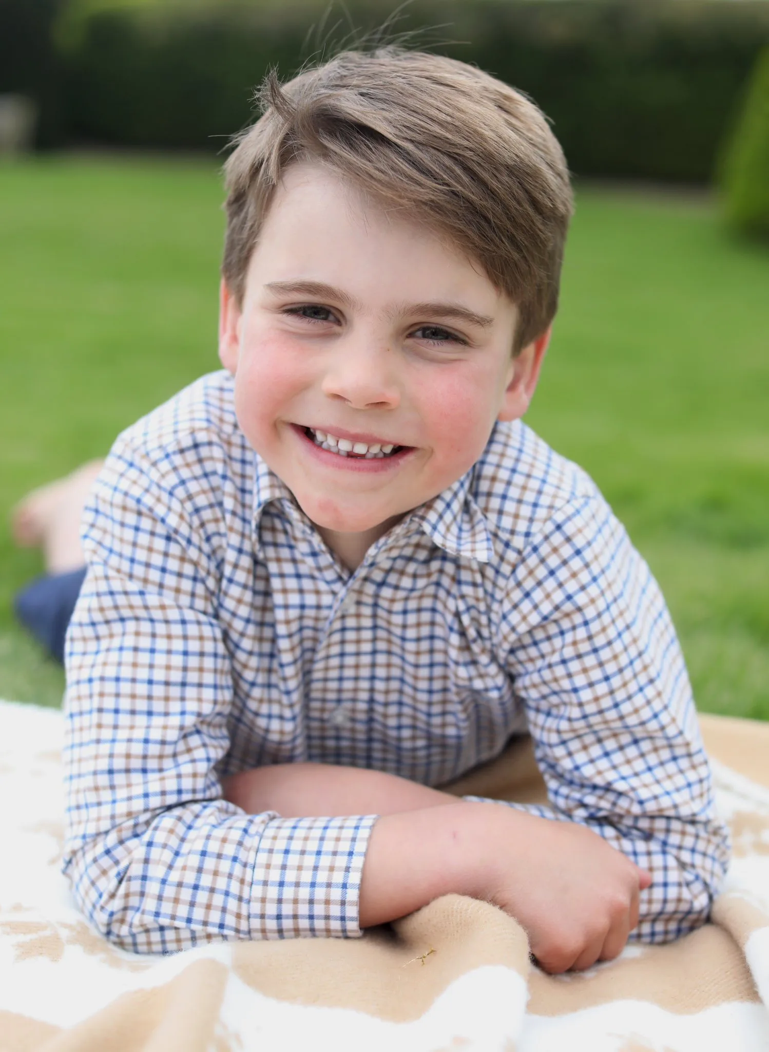 Prince Louis' 6th Birthday Photo Taken By Kate Middleton Is Adorable