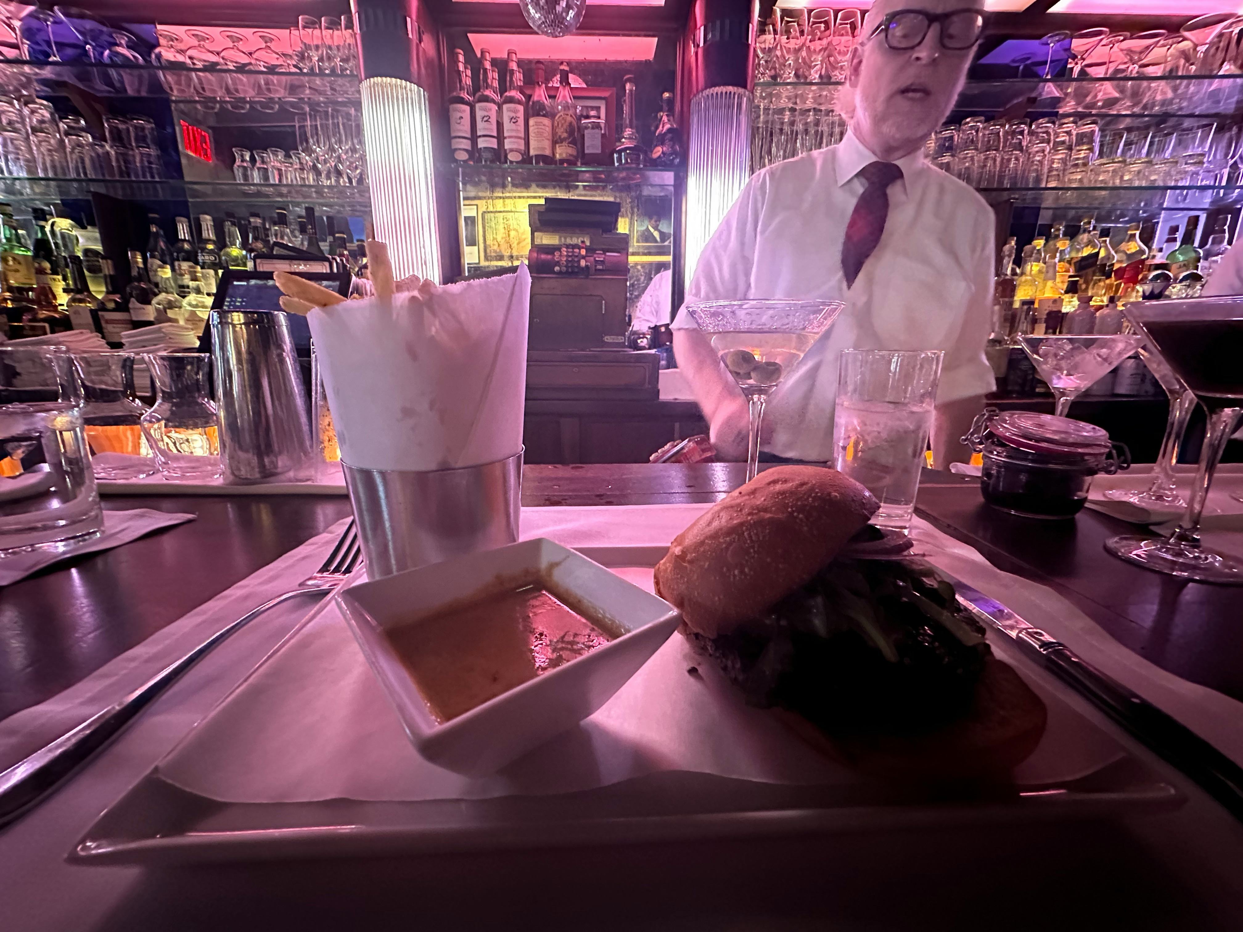 How To Get Raoul's Au Poivre Burger