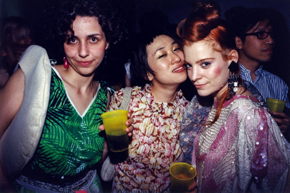 Early-Aughts Party Pics Of Paris Hilton, Scarlett Johansson
