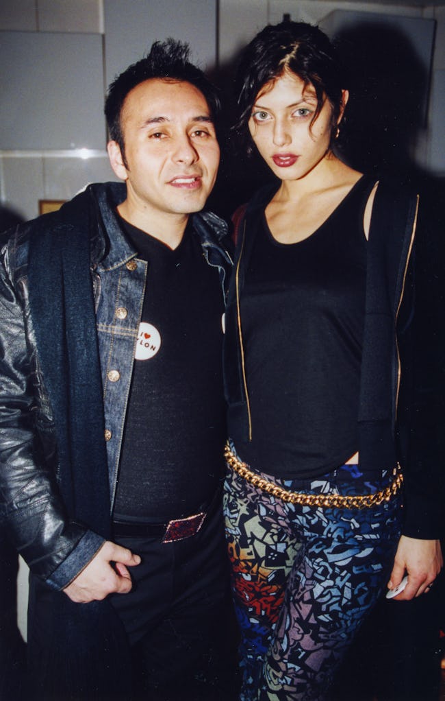 Early-Aughts Party Pics Of Paris Hilton, Scarlett Johansson