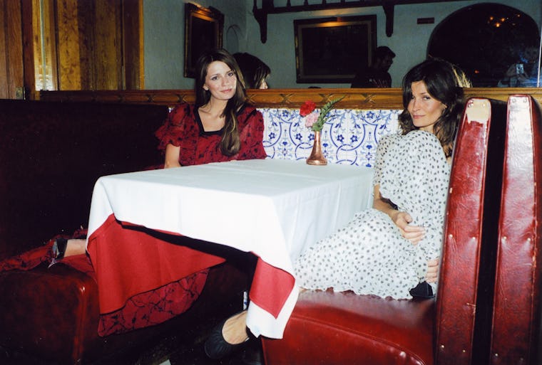 Early-Aughts Party Pics Of Paris Hilton, Scarlett Johansson