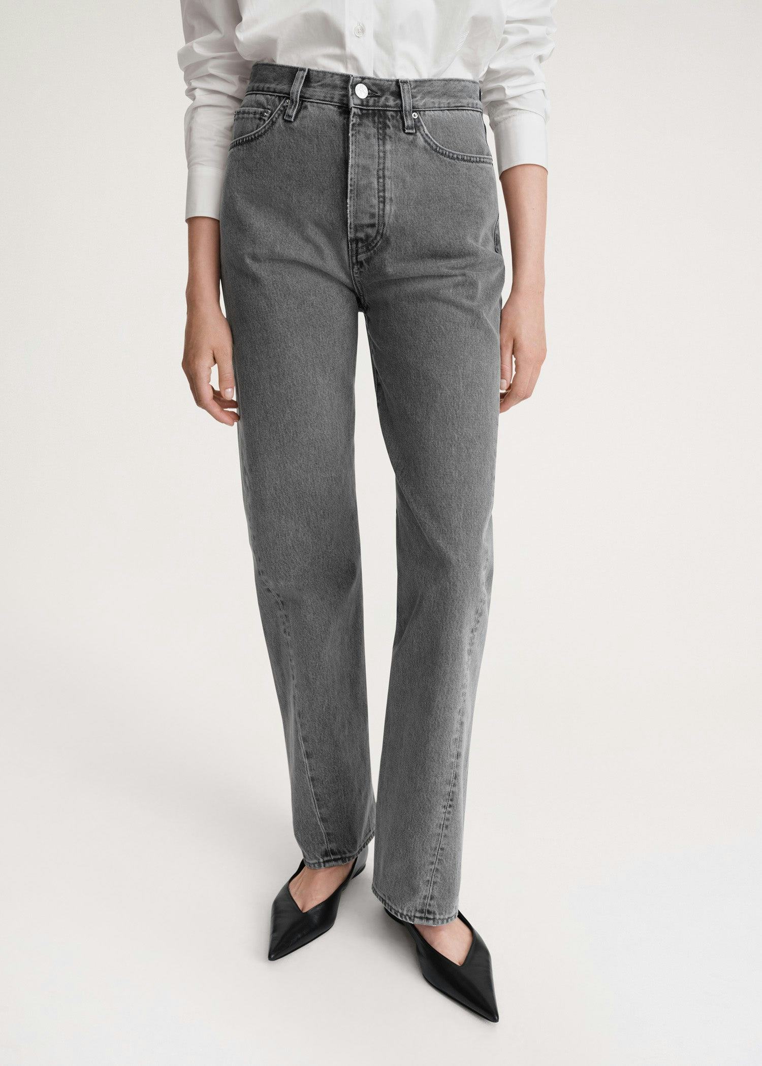 10 Grey Jeans That'll Convince You To Give The Trend Another Chance