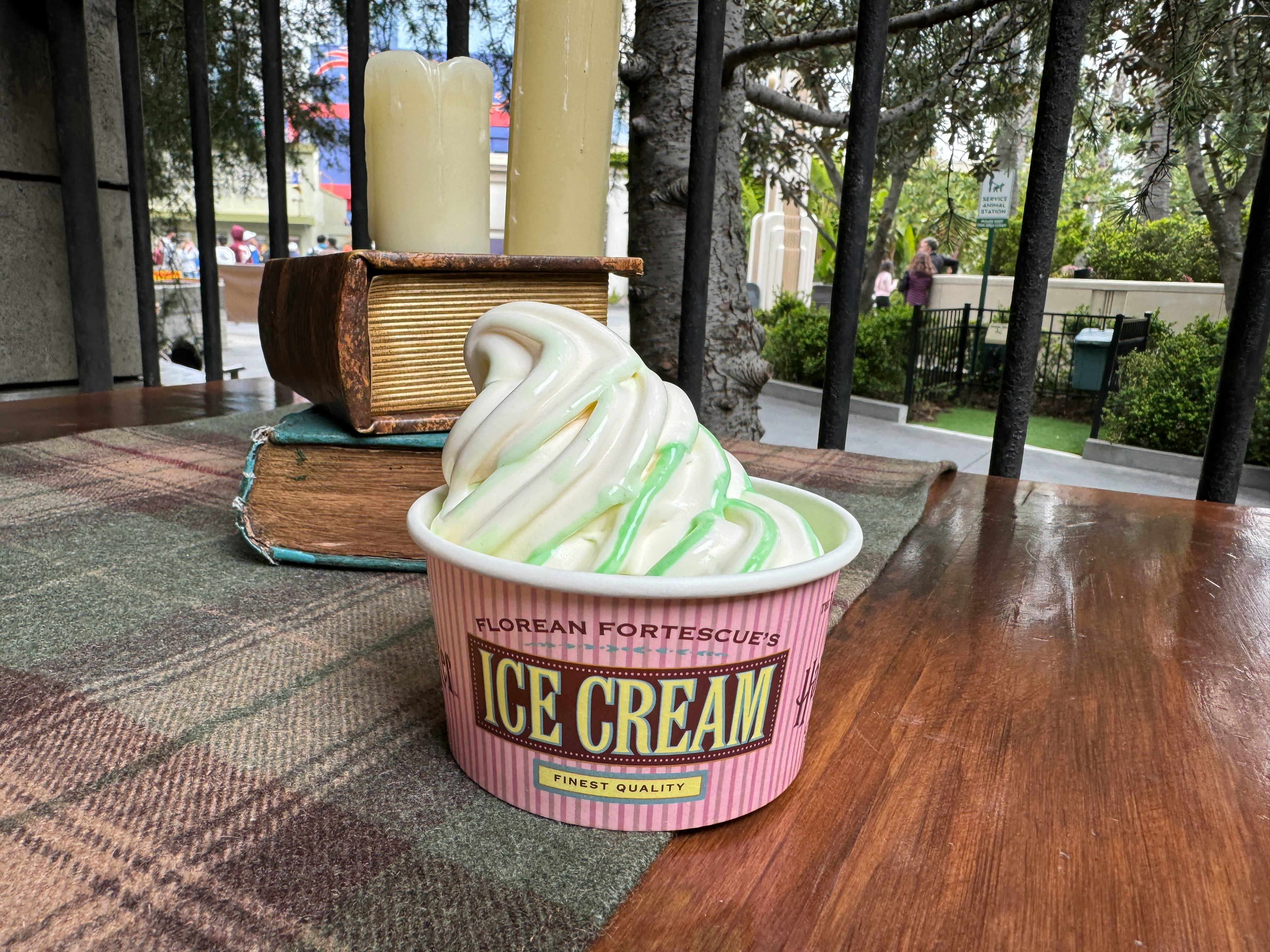 Every 'Harry Potter' Ice Cream Flavor At Universal Studios, Ranked