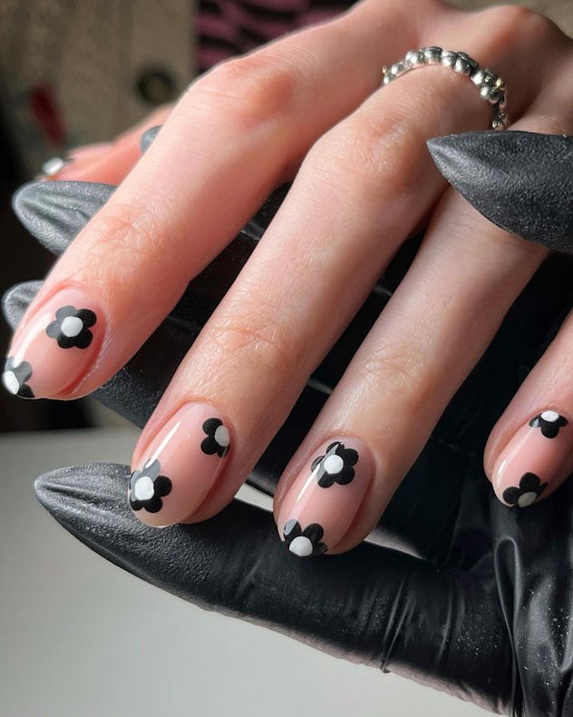 40 Simple Nail Designs Any Minimalist Will Love