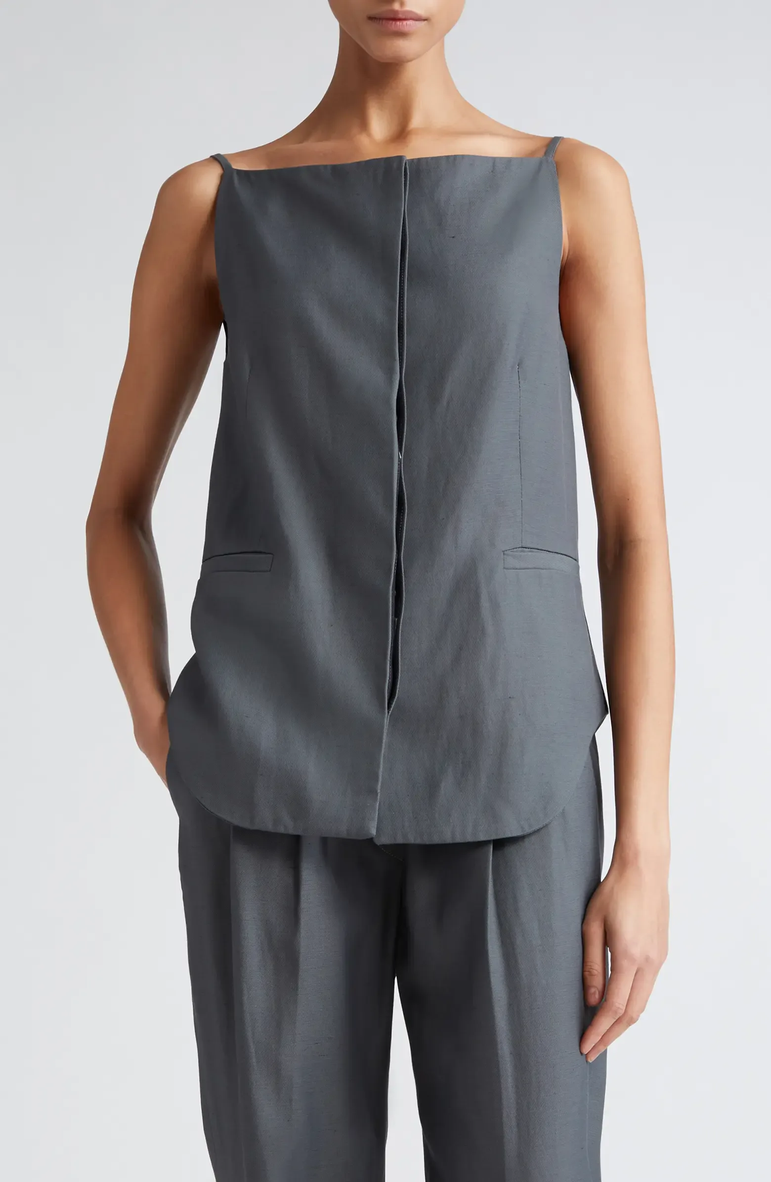 Longline Tops Are Replacing Cropped Silhouettes This Summer