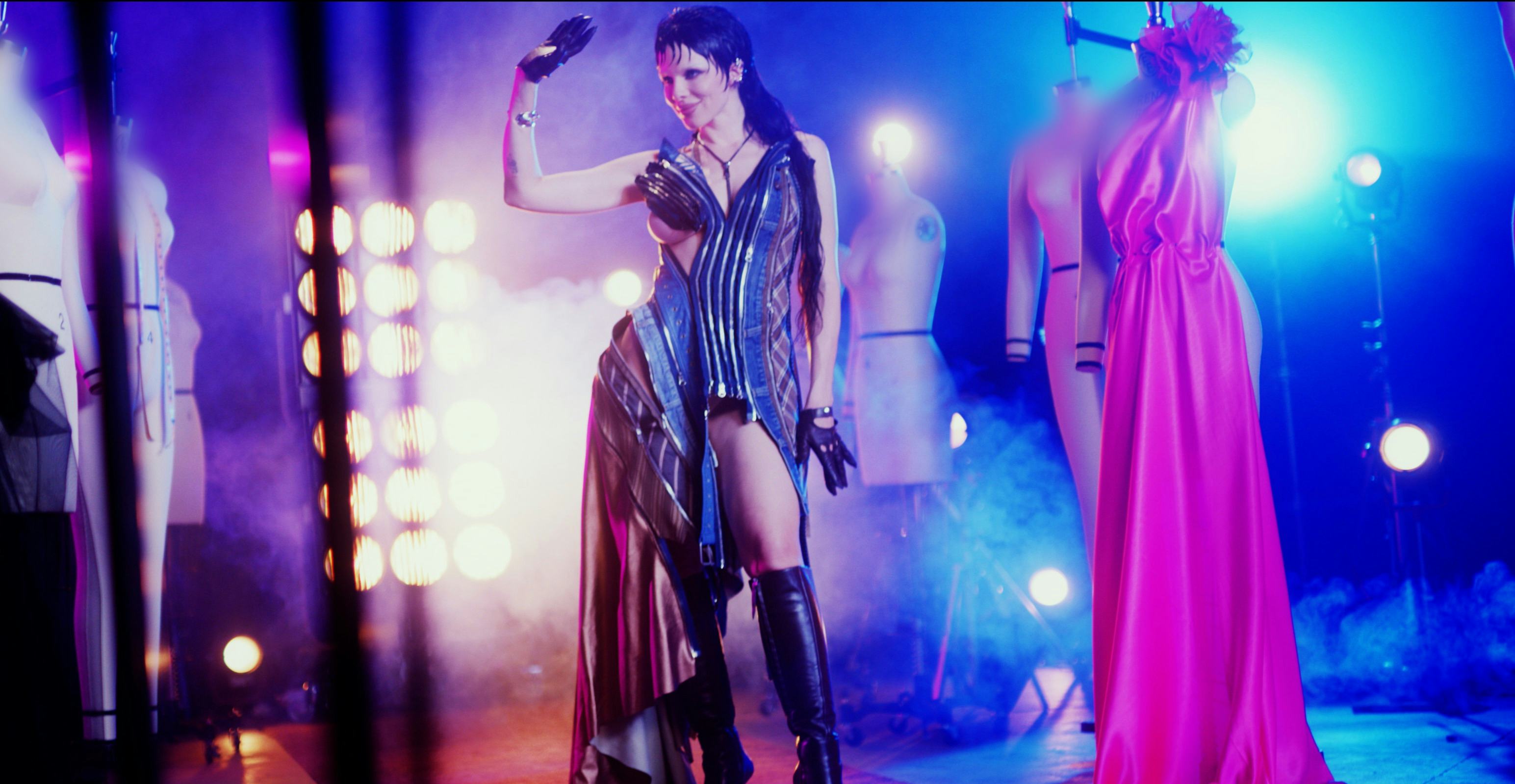 OMG Fashun WinnerJessica Rowell Julia Fox