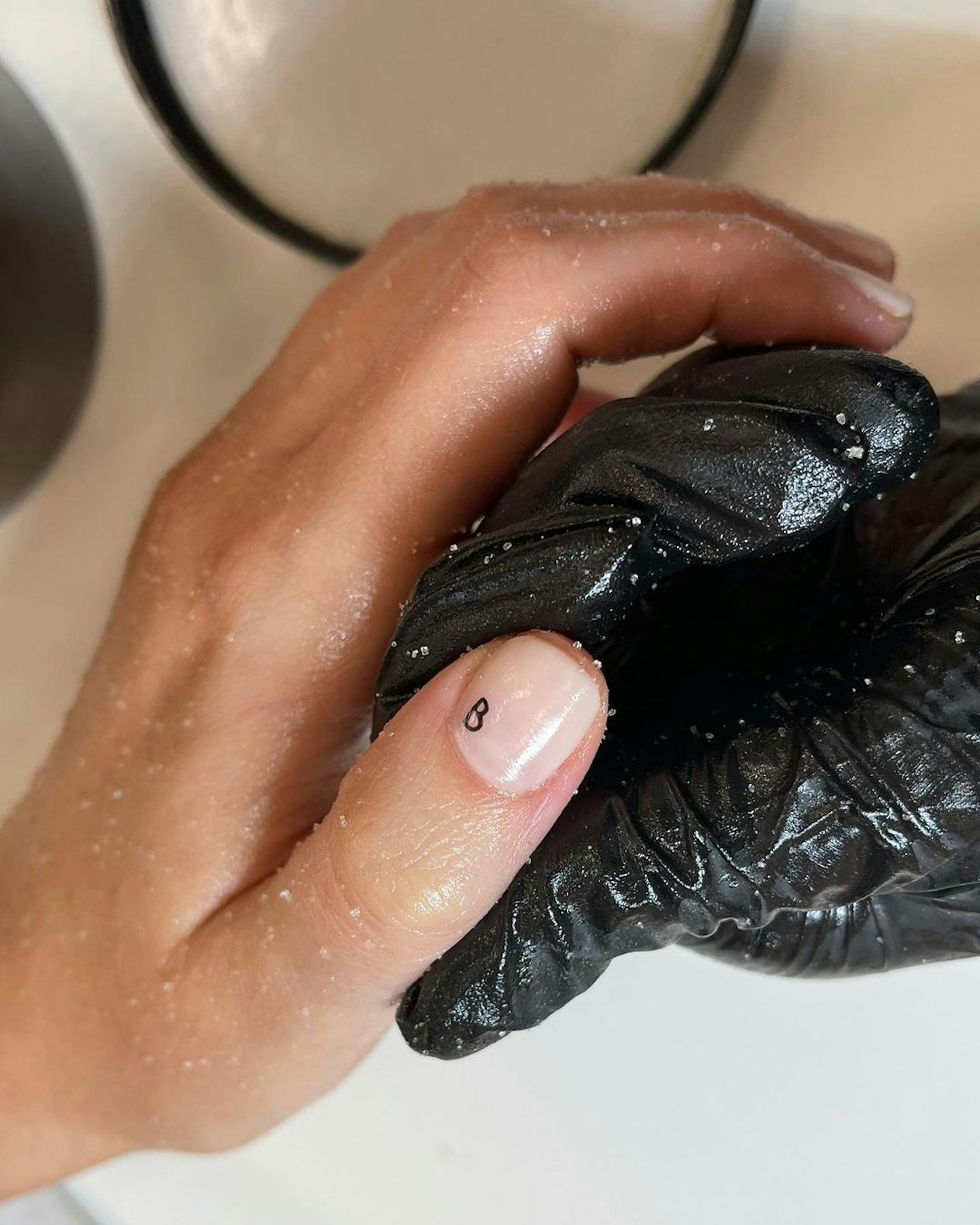 40 Simple Nail Designs Any Minimalist Will Love