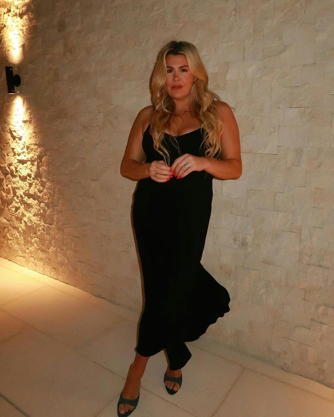 Comedian Heather McMahan Talks Travel & The In-Flight Essentials She's ...