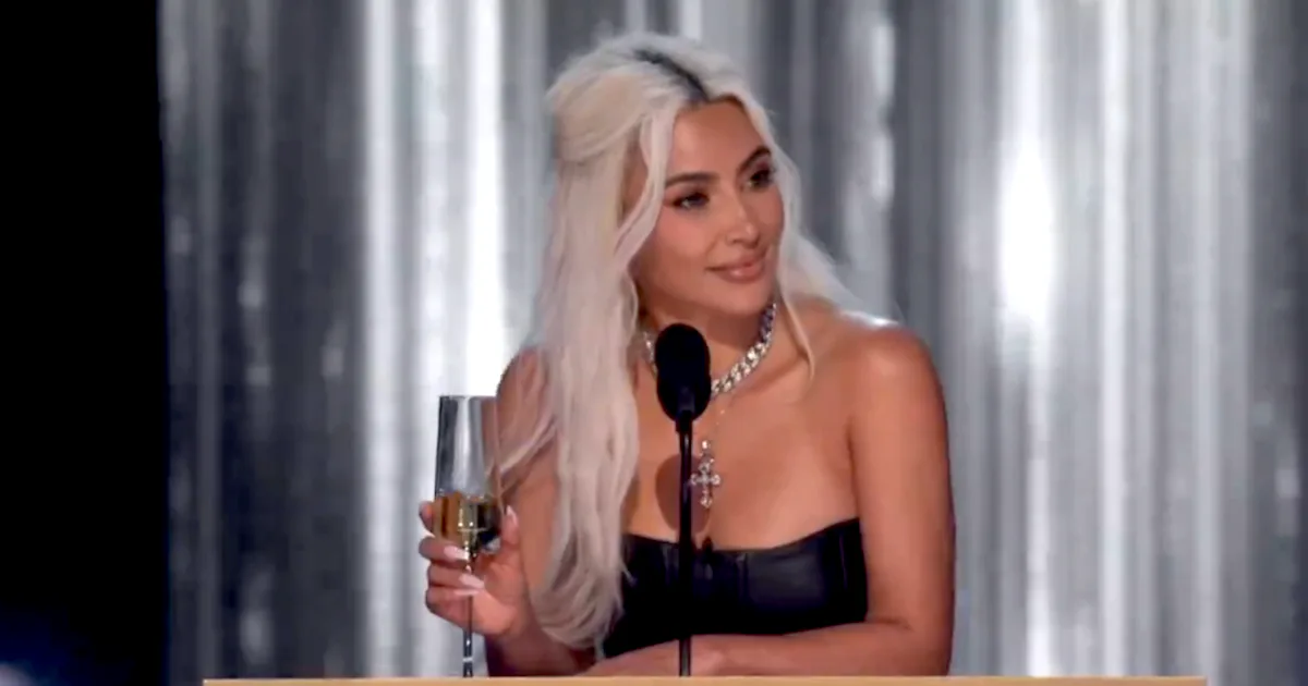 Kim Kardashian Addressed Dating Rumors Got Booed At Tom Brady s Roast kim-kardashian-addressed-dating-rumors-got-booed-at-tom-brady-s-roast