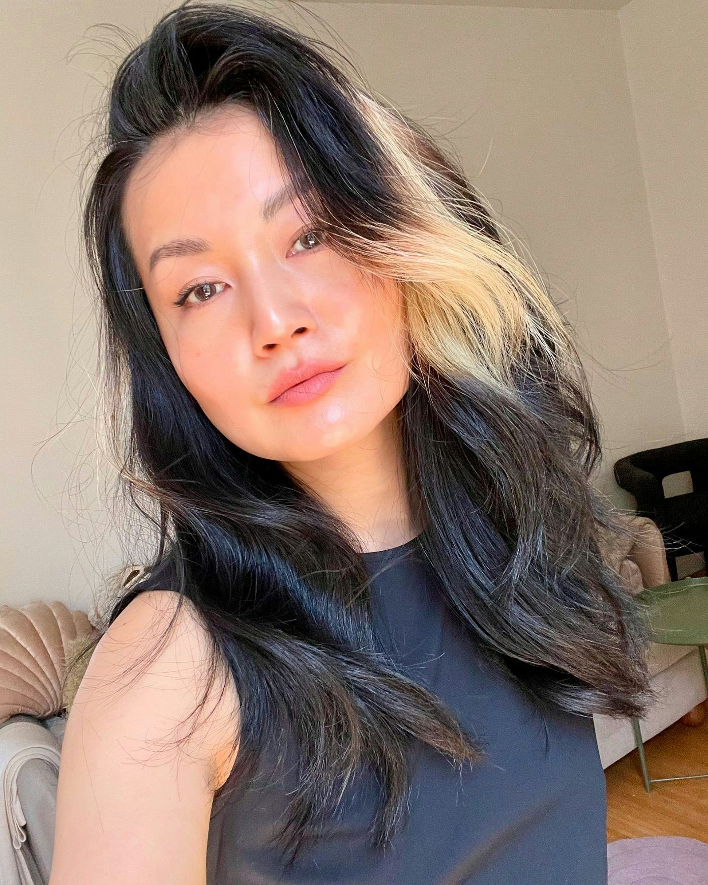 How To Layer Fragrances, According To 8 Beauty It Girls