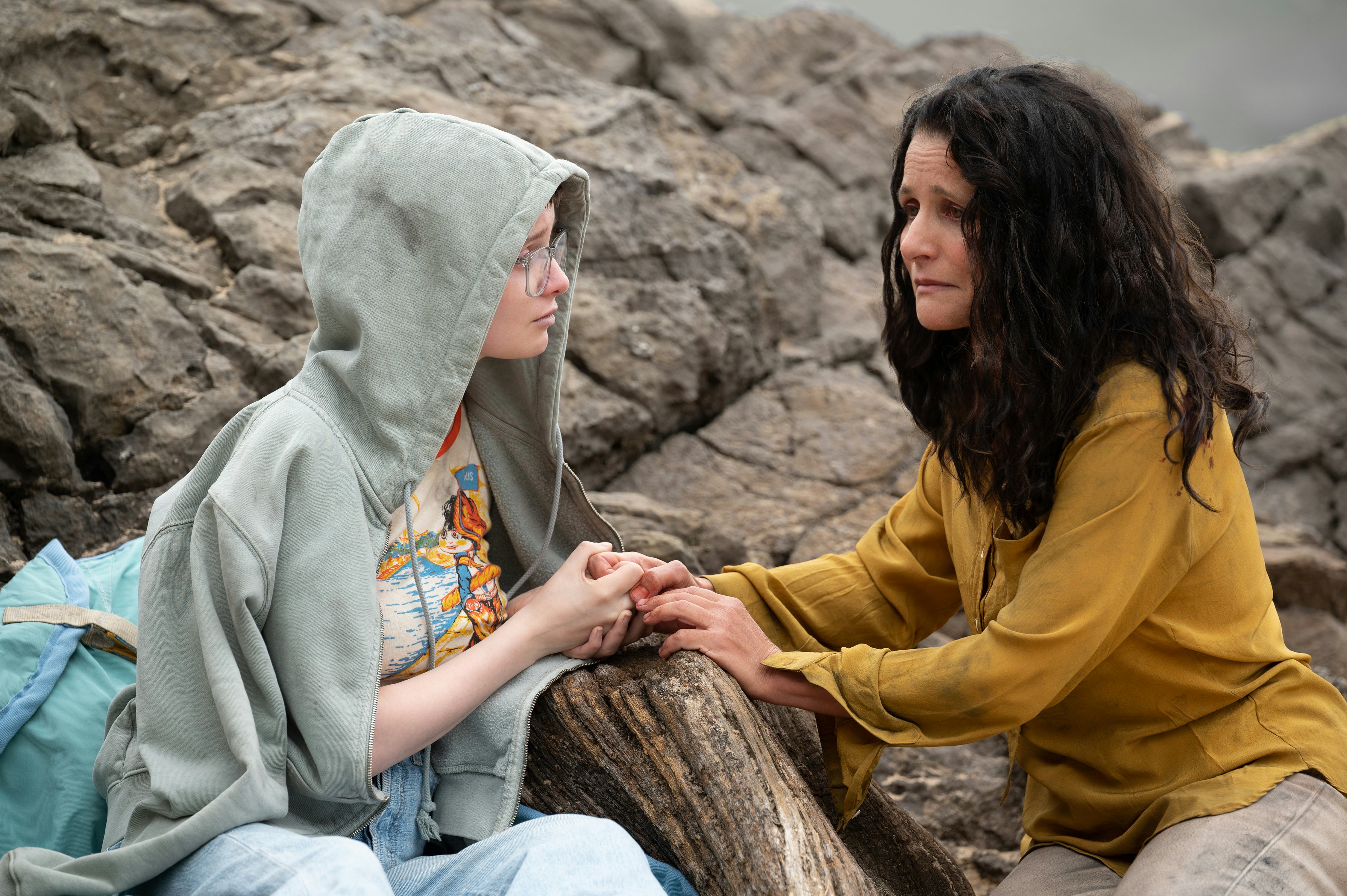 Why Julia Louis-Dreyfus Was The "Only Choice" To Play A Grieving Mother ...
