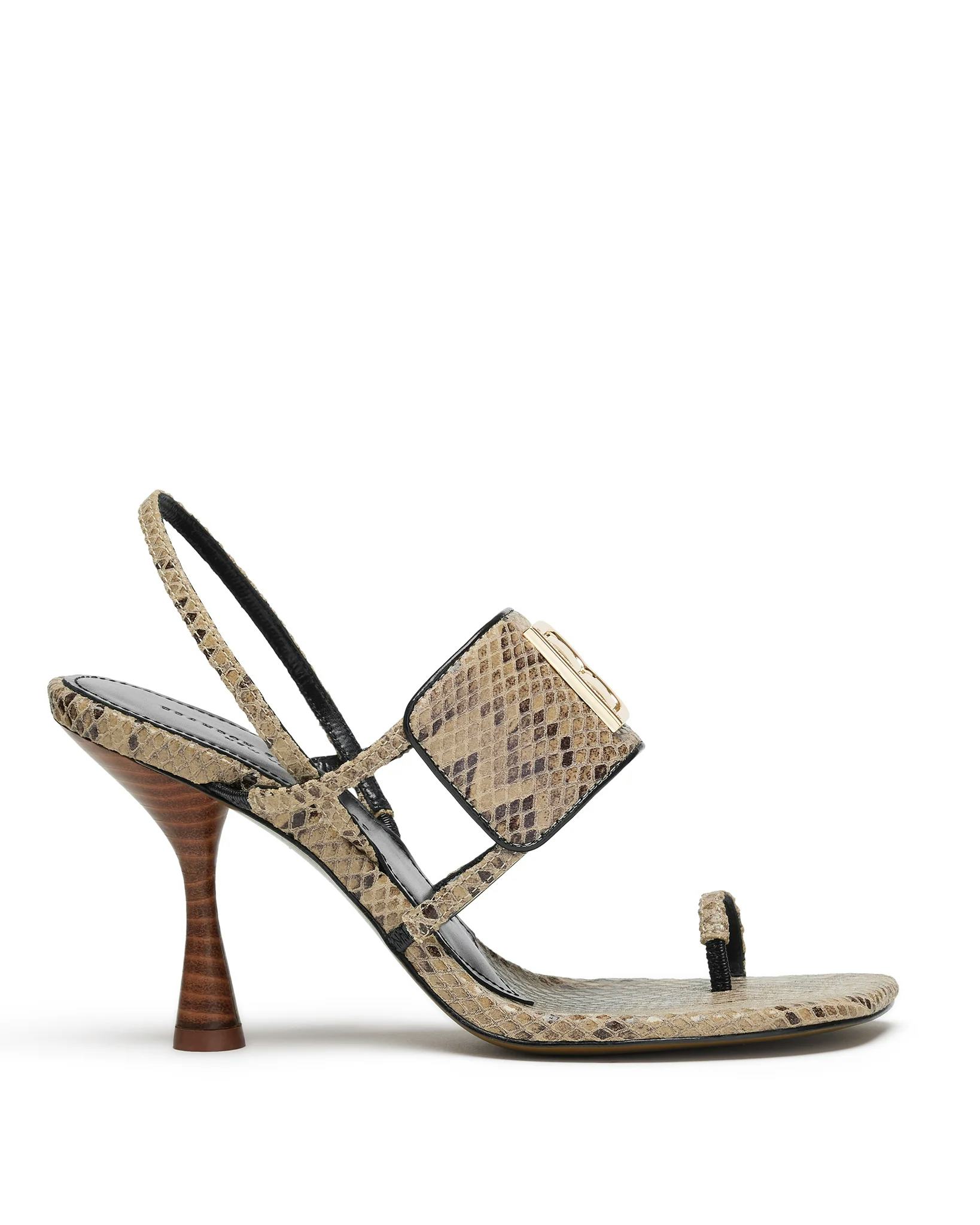 Toe Ring Sandals Are Making A Triumphant Return This Season