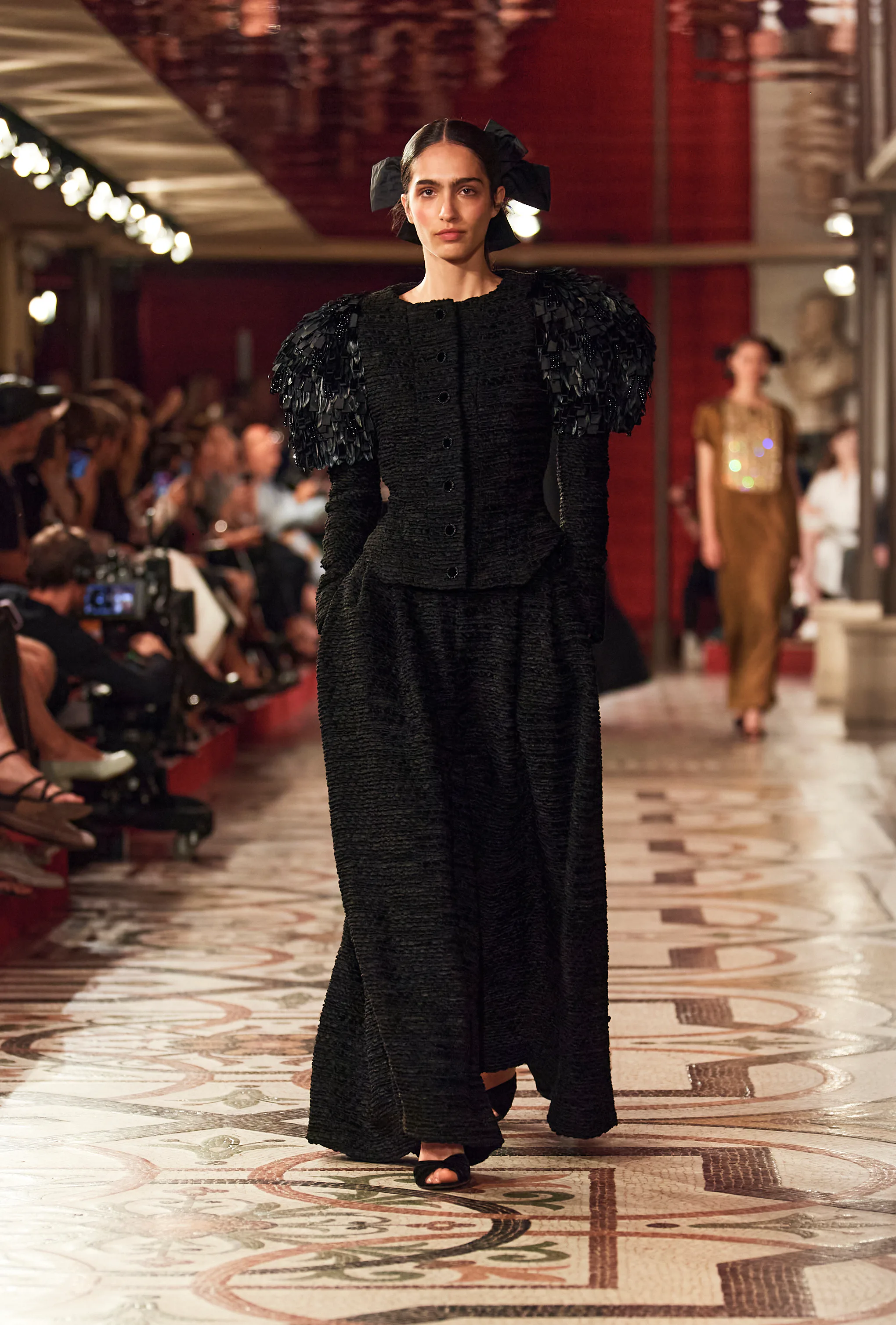 Chanel’s Couture Fall 2024 Show Was All About a Night at the Opera