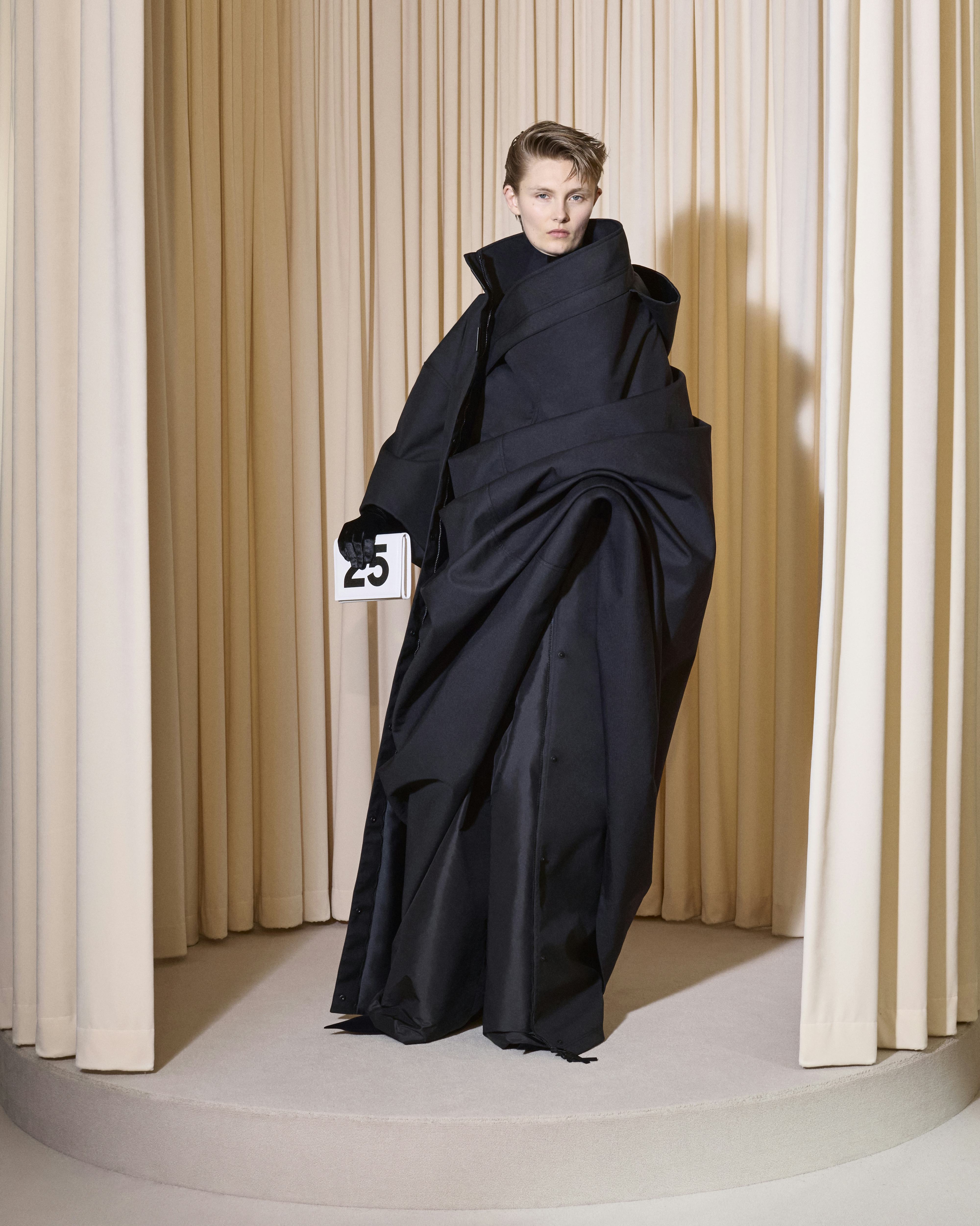 The Best Looks From Couture Week Fall 2024: Runway Photos