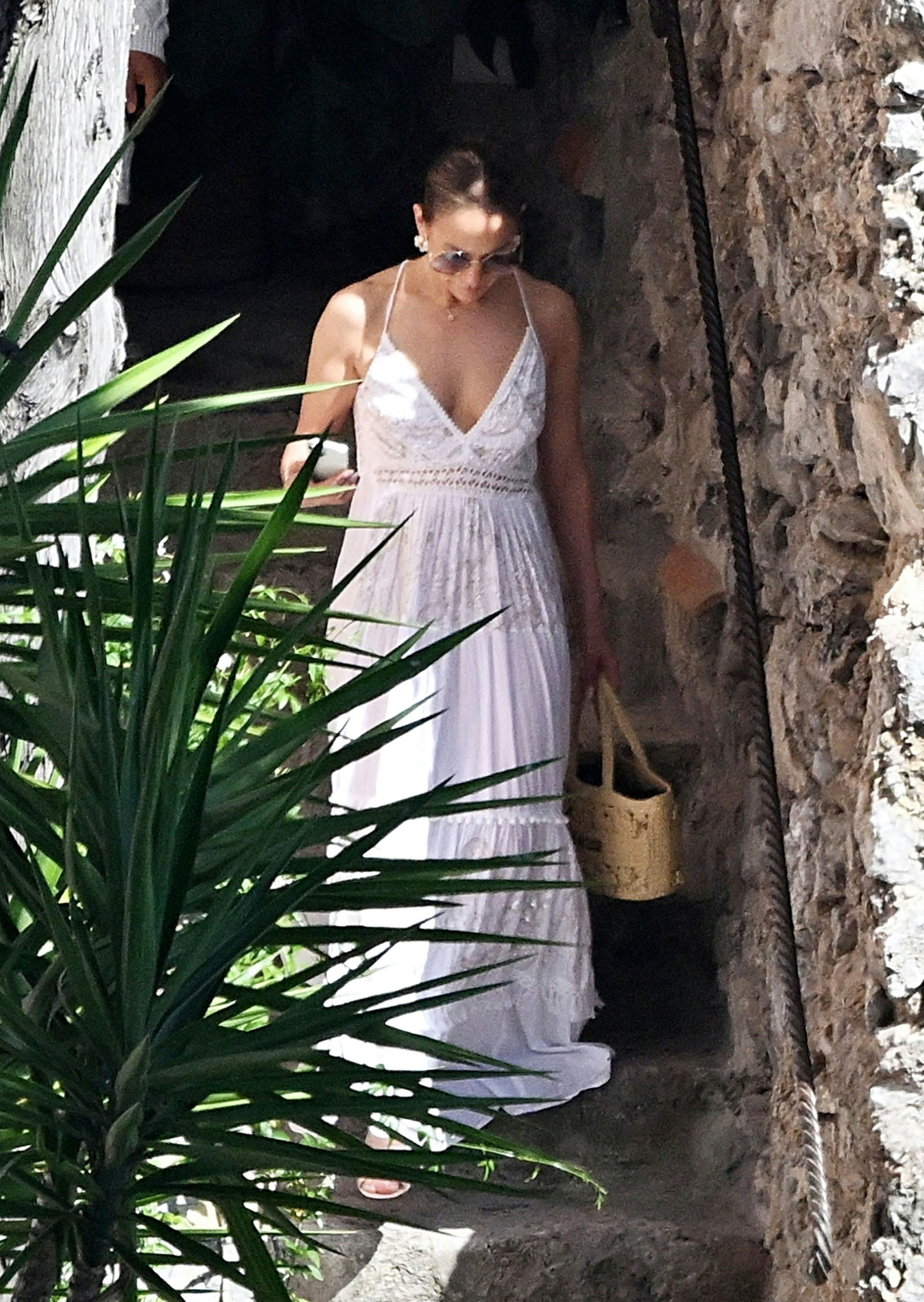 Celebrities On European Vacations Are Inspiring A Whole New Style Vibe ...