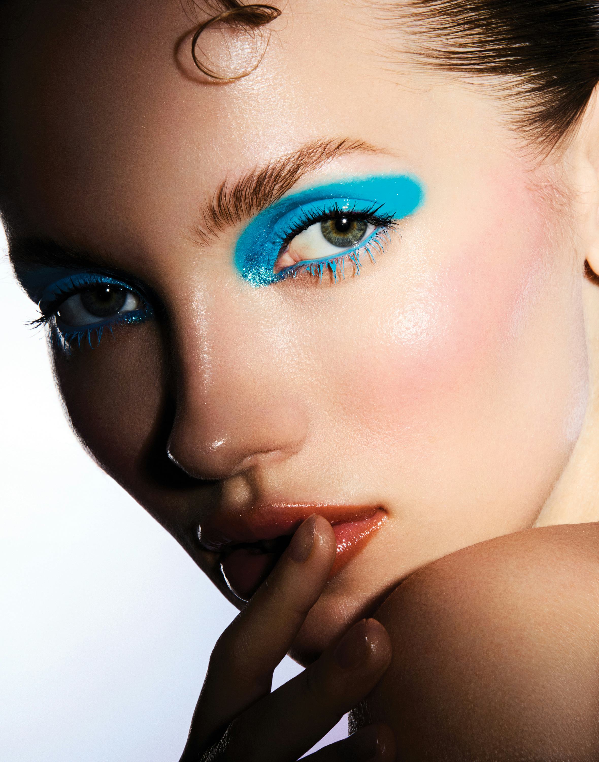 5 Best Party Makeup Looks By Raisa Flowers