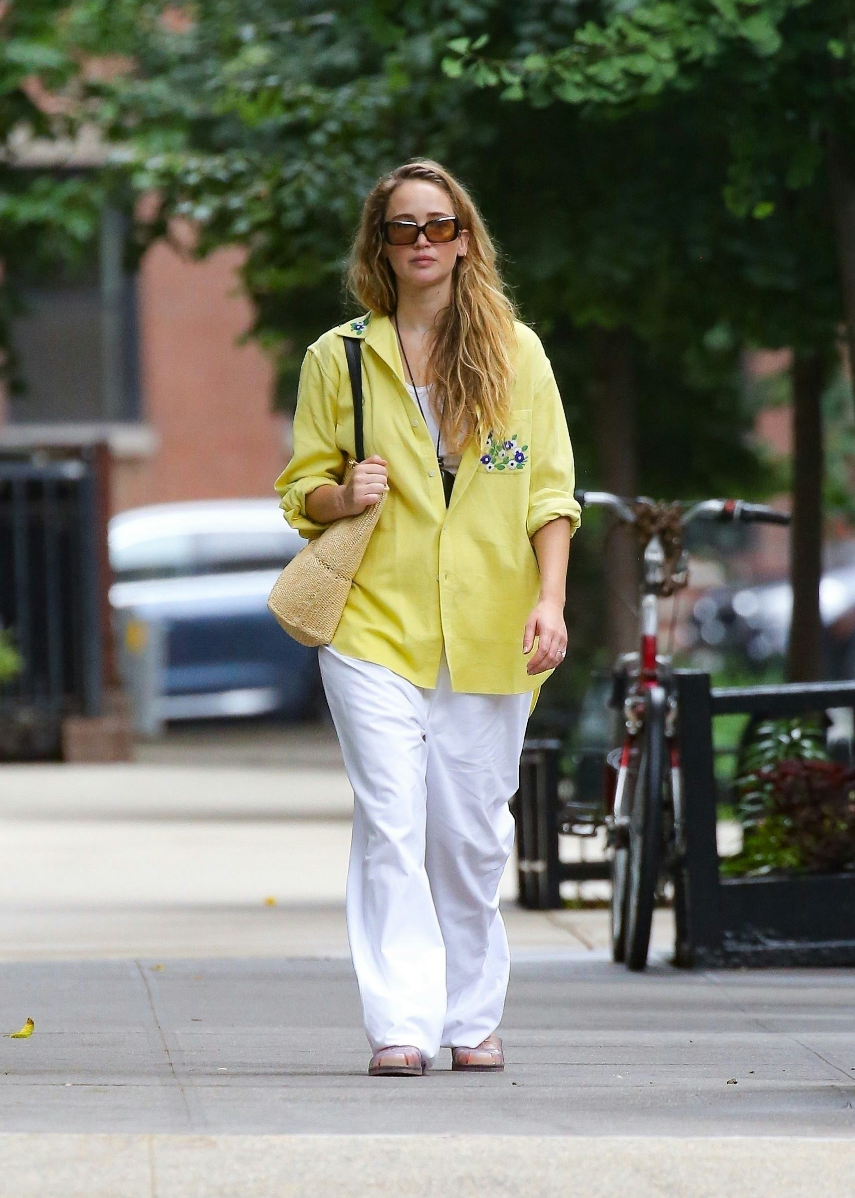 Jennifer Lawrence Gave Jelly Shoes A Cool-Girl Revamp