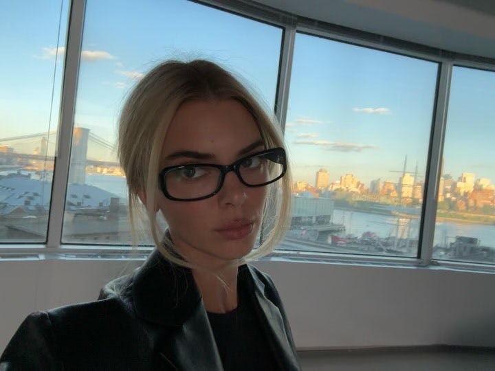 Kendall Jenner's New Blonde Hair Is An Extreme & Total Transformation