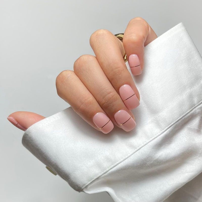 “Floating French Tip” Nails Are For The Mani Minimalist