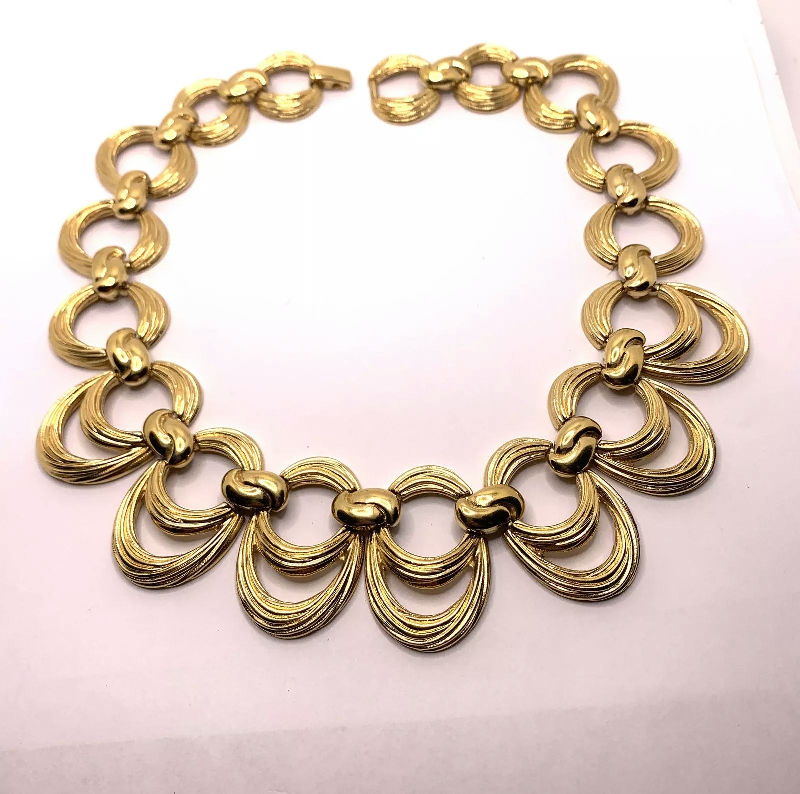 The 2024 Vintage Trends Ruling The Thrifting Scene