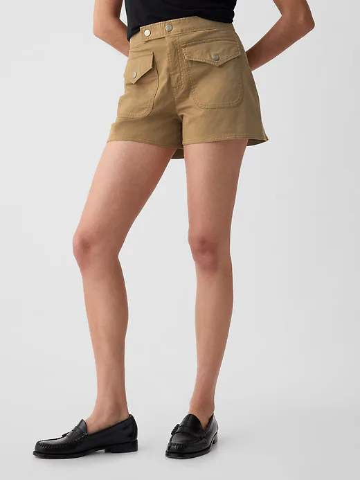 Fall’s Khaki Color Trend Will Resonate With Understated Dressers