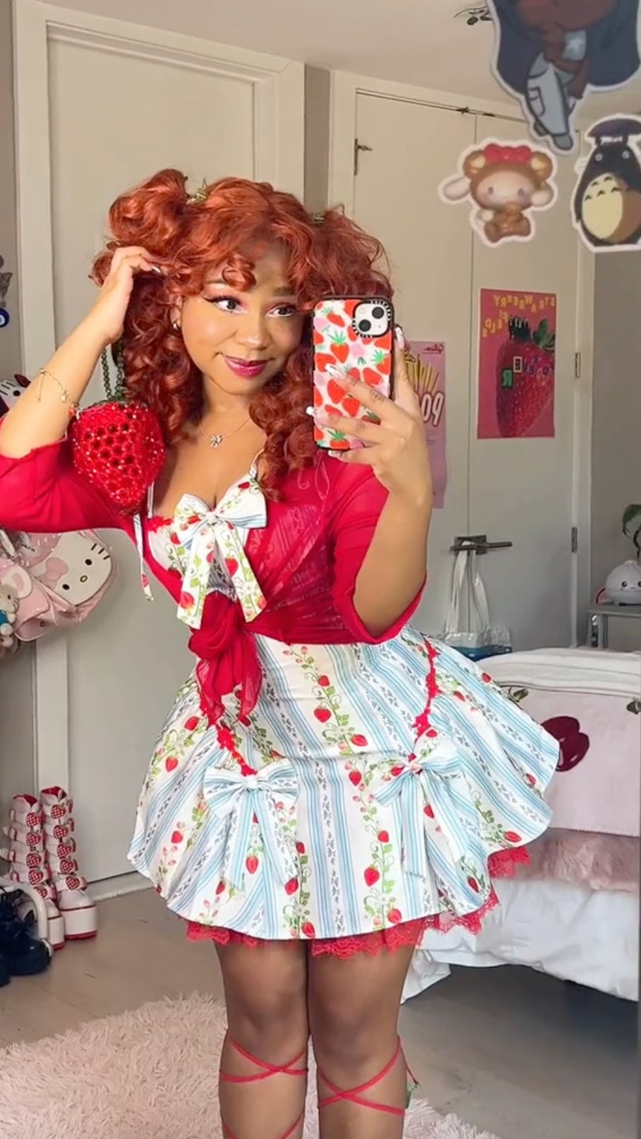 Fashion Creator Axaila Shares Her Weekly Screen Time Diary