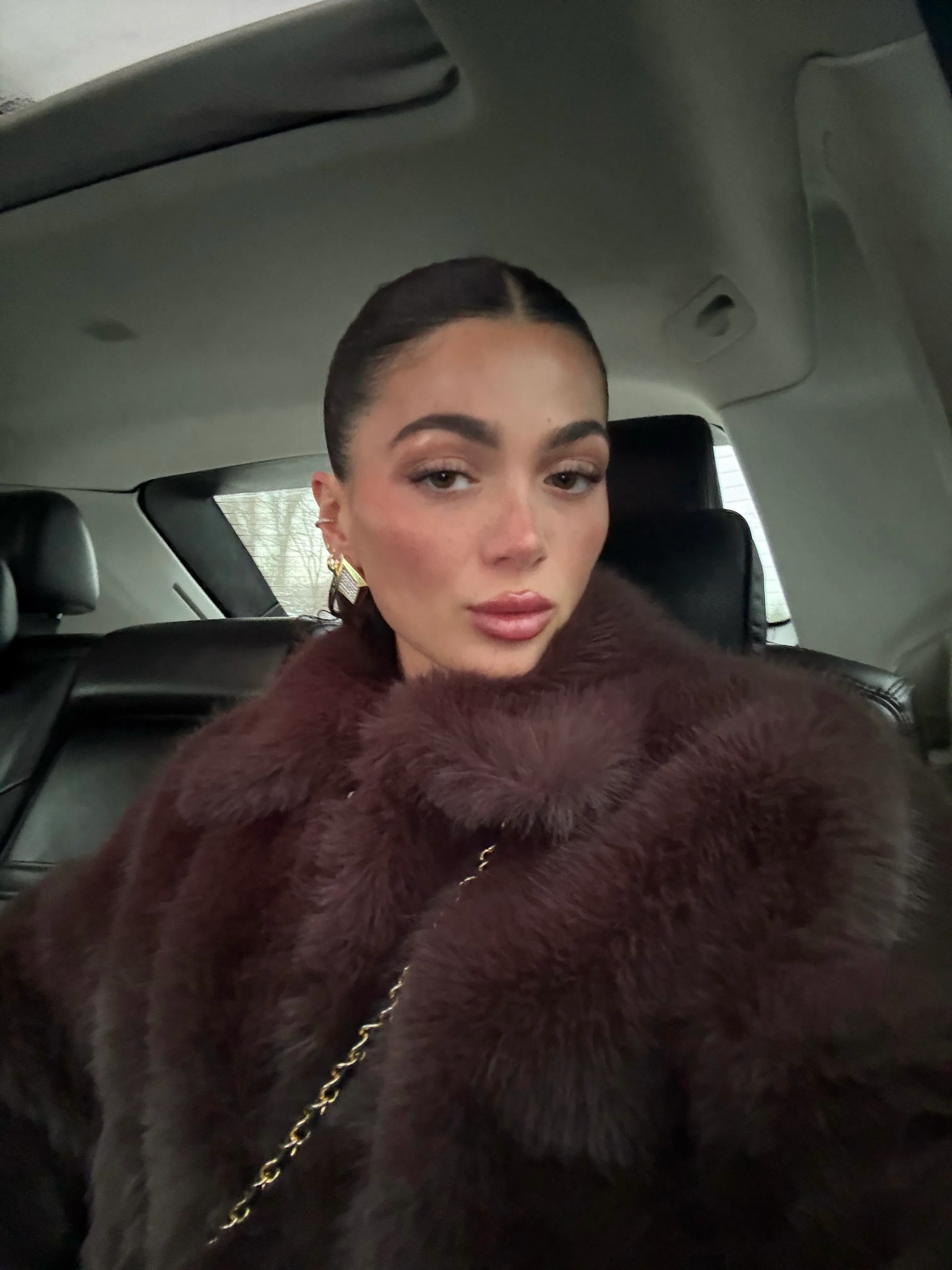 EP Jewels' Evange Petrakis Shares Her Weekly Screen Time Diary