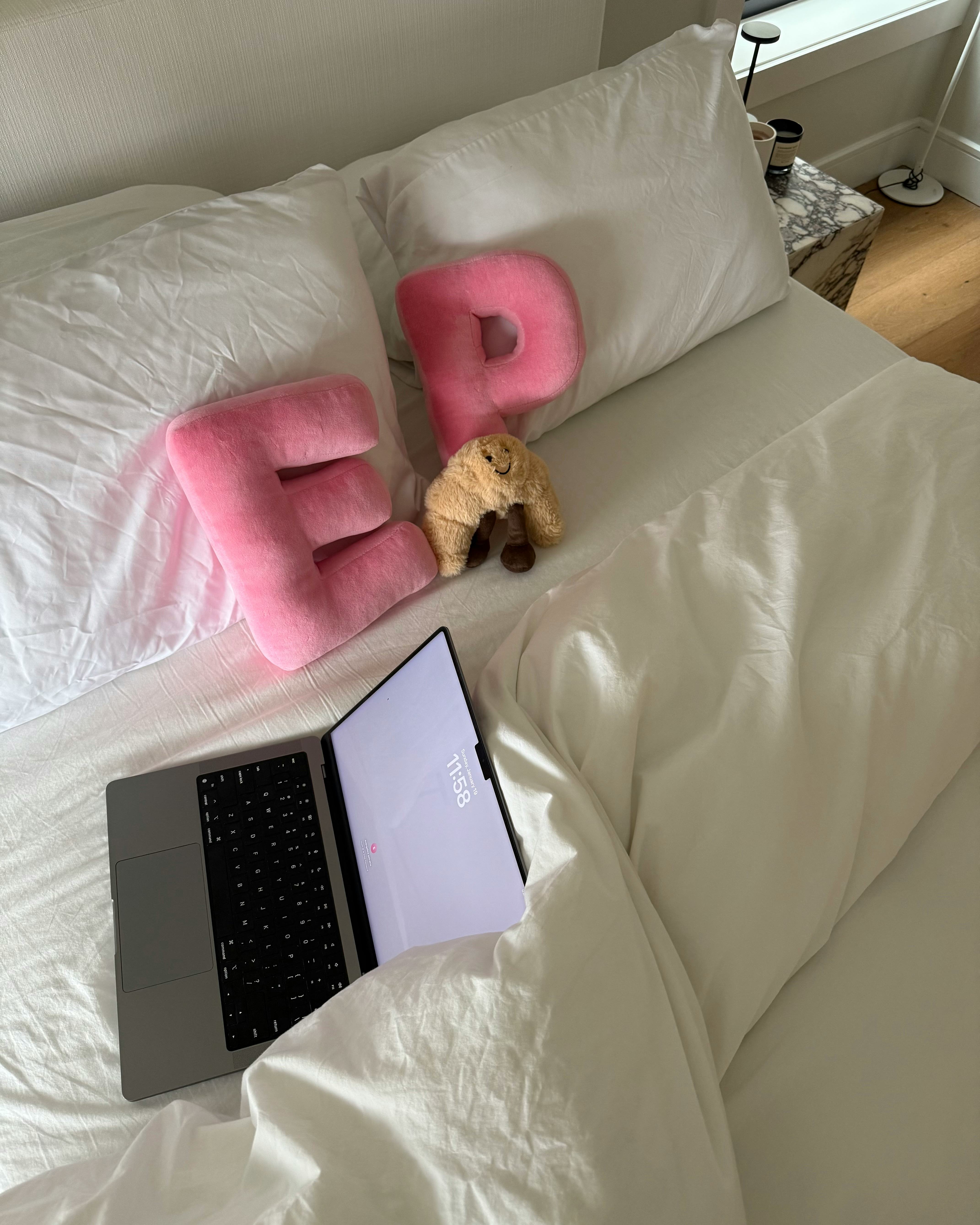 EP Jewels' Evange Petrakis Shares Her Weekly Screen Time Diary