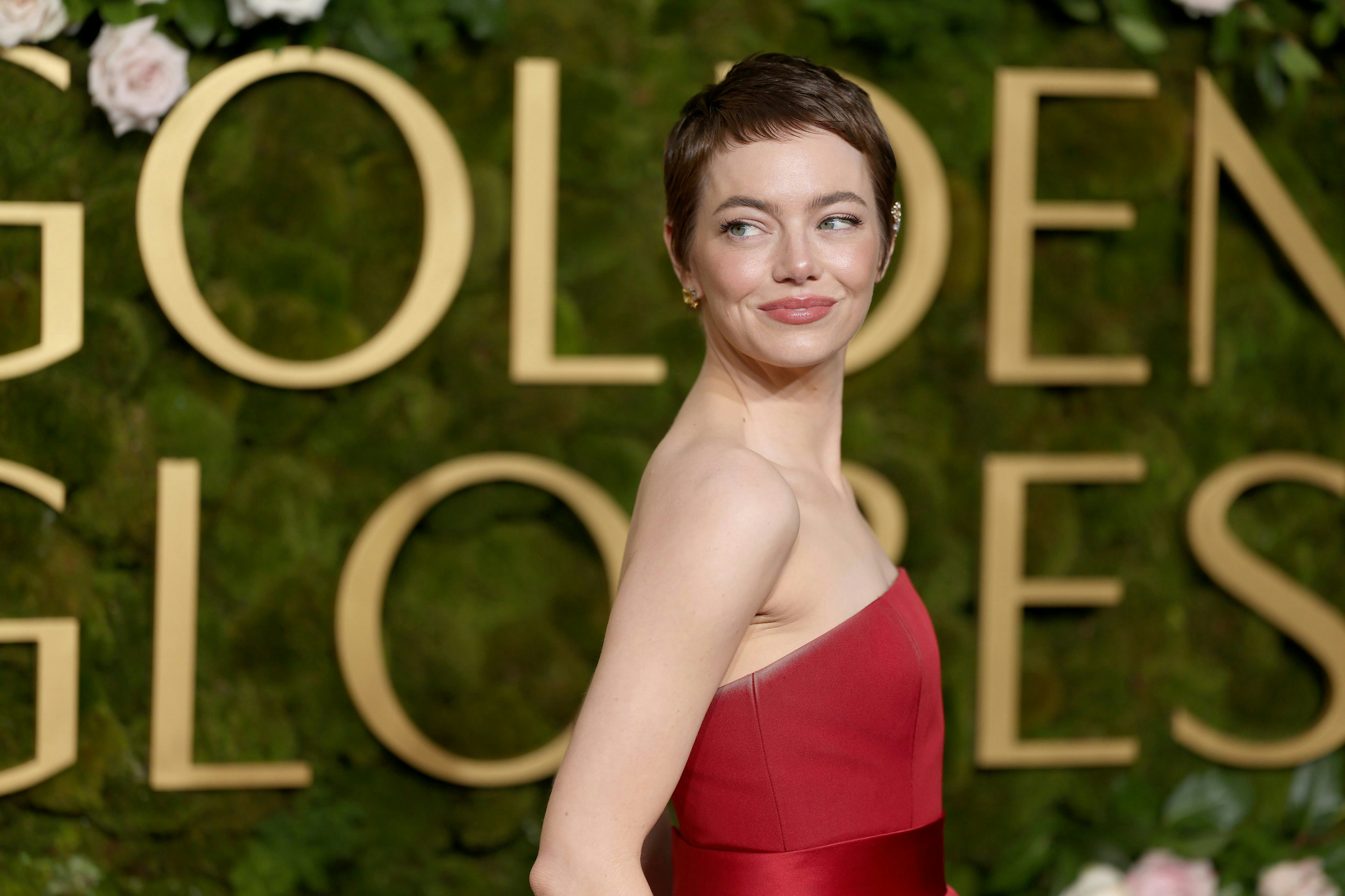 Emma Stone Debuts a Dainty Pixie Cut at the 2025 Golden Globes